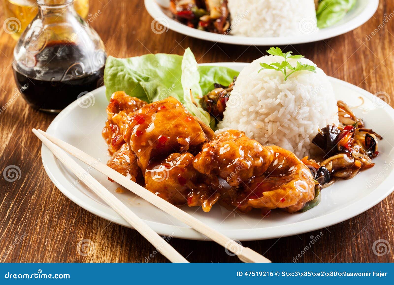 Partes Do Frango Frito Com Molho Do Agridoce Foto de Stock - Imagem de ...