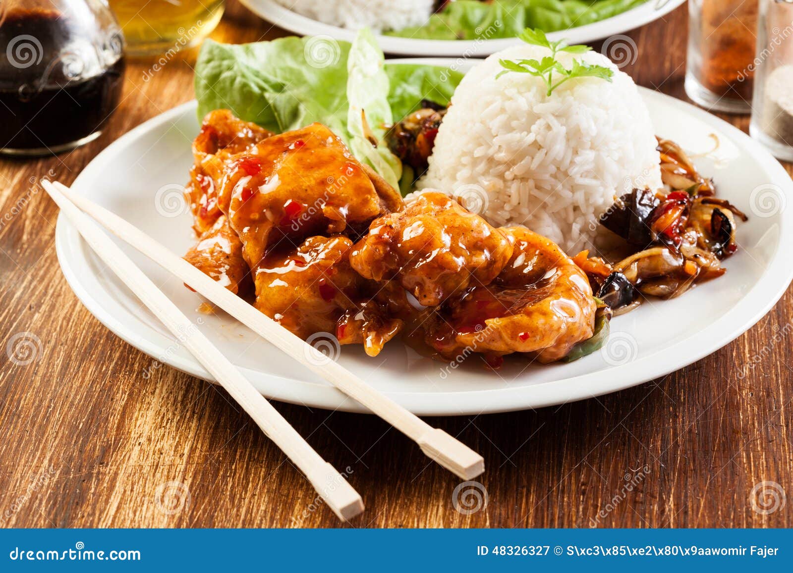 Partes Do Frango Frito Com Molho Do Agridoce Imagem de Stock - Imagem ...