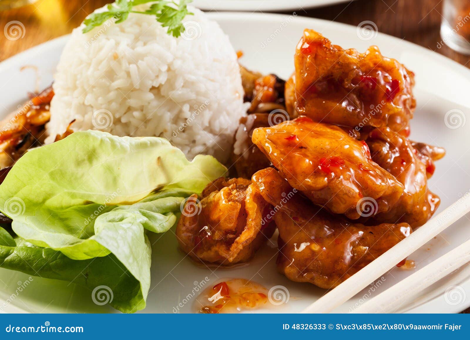 Partes Do Frango Frito Com Molho Do Agridoce Imagem de Stock - Imagem ...