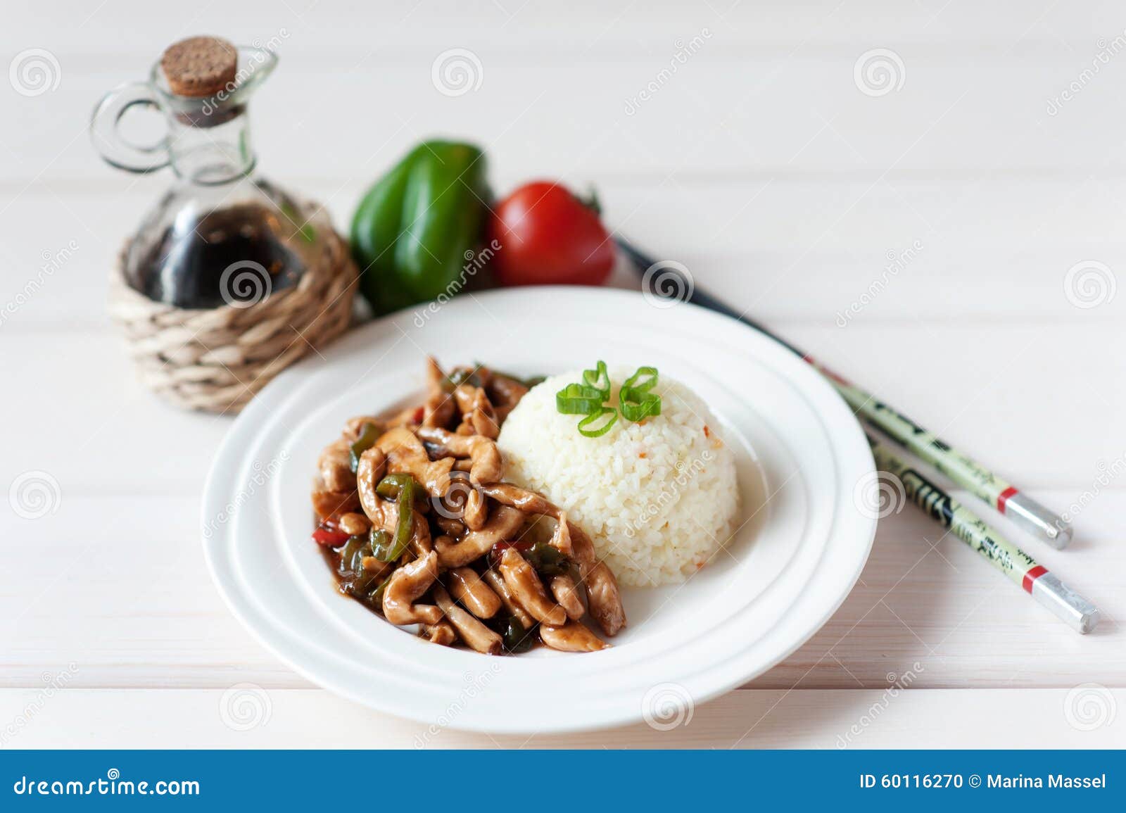 Partes Do Frango Frito Com Molho Do Agridoce Foto de Stock - Imagem de ...