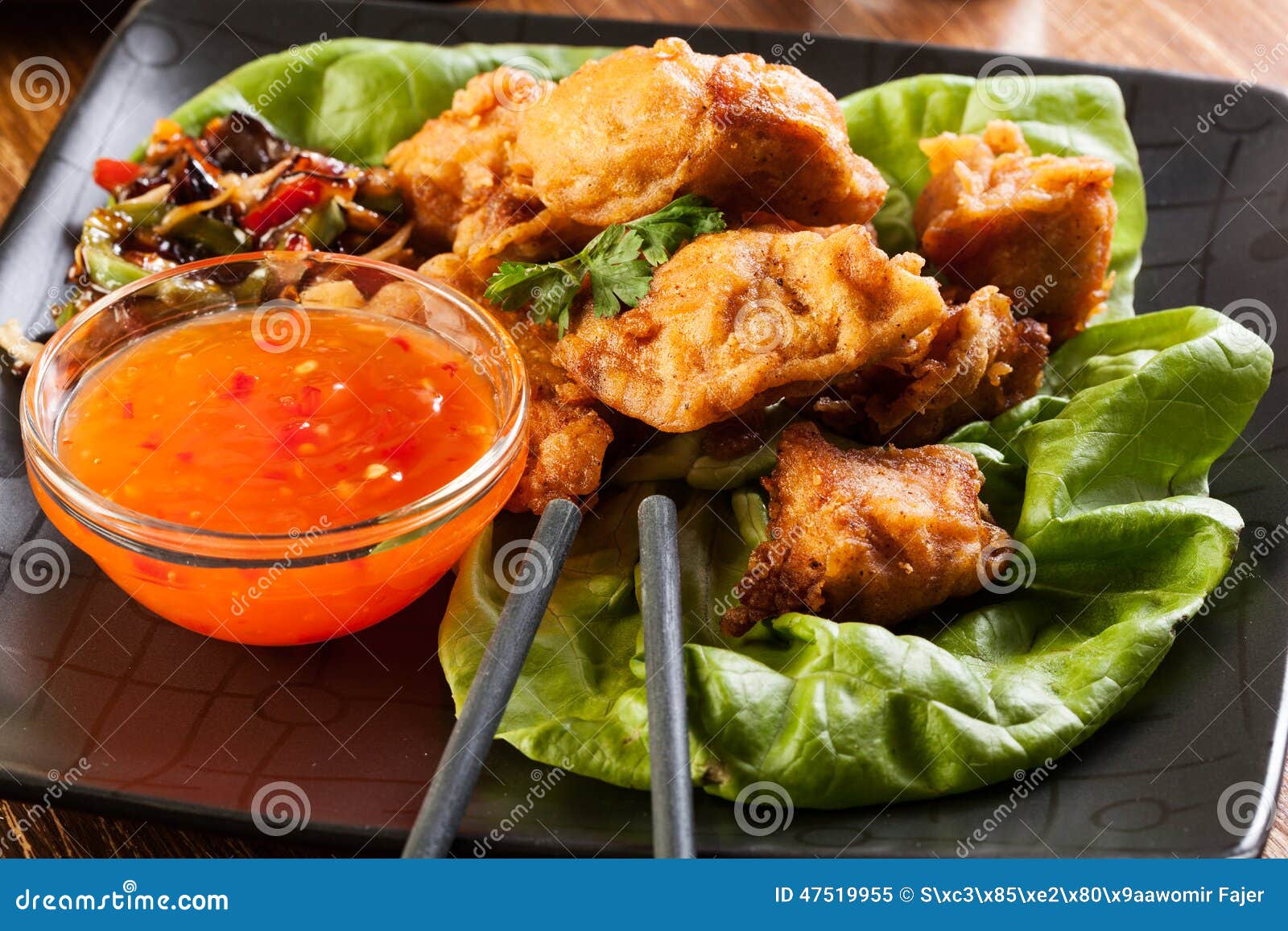 Partes Do Frango Frito Na Massa Imagem de Stock - Imagem de pimenta ...