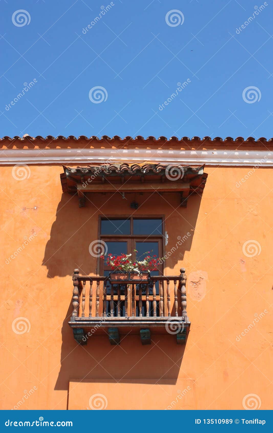 Particolare Di Una Casa Coloniale. Balcone Tipico Immagine Stock ...