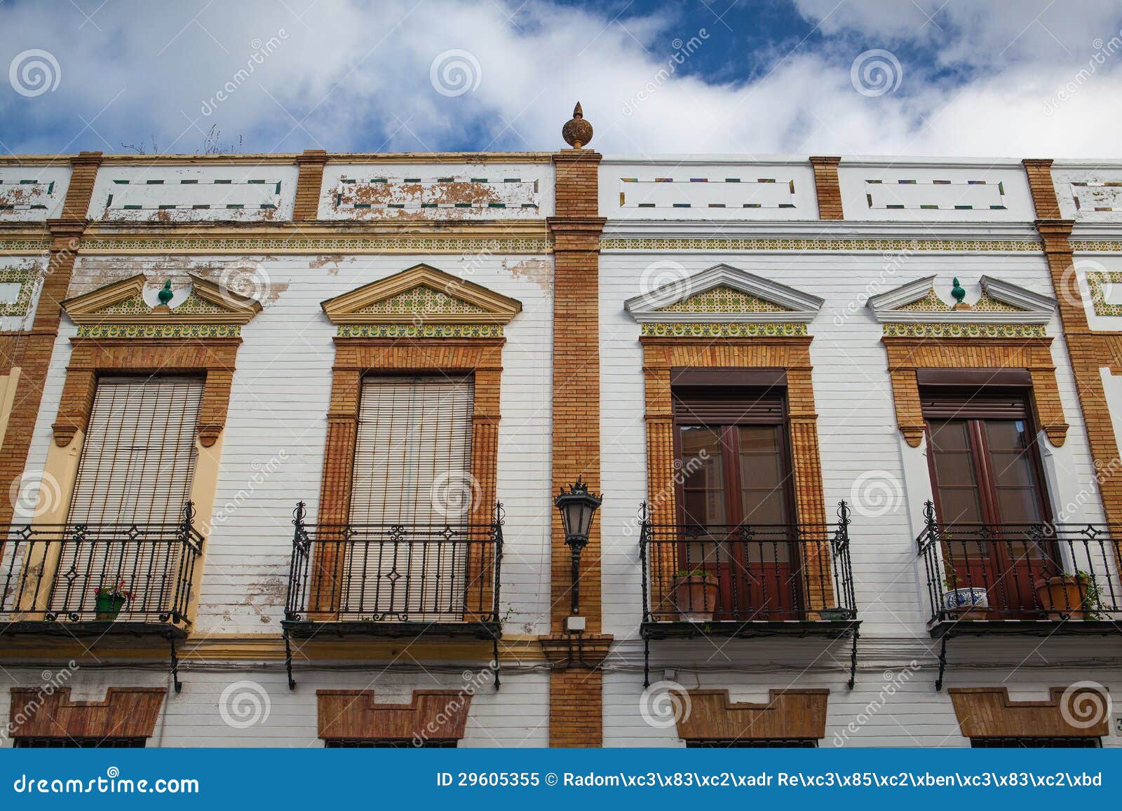 Particolare Di Vecchia Casa Tipica in Spagna Immagine Stock - Immagine ...