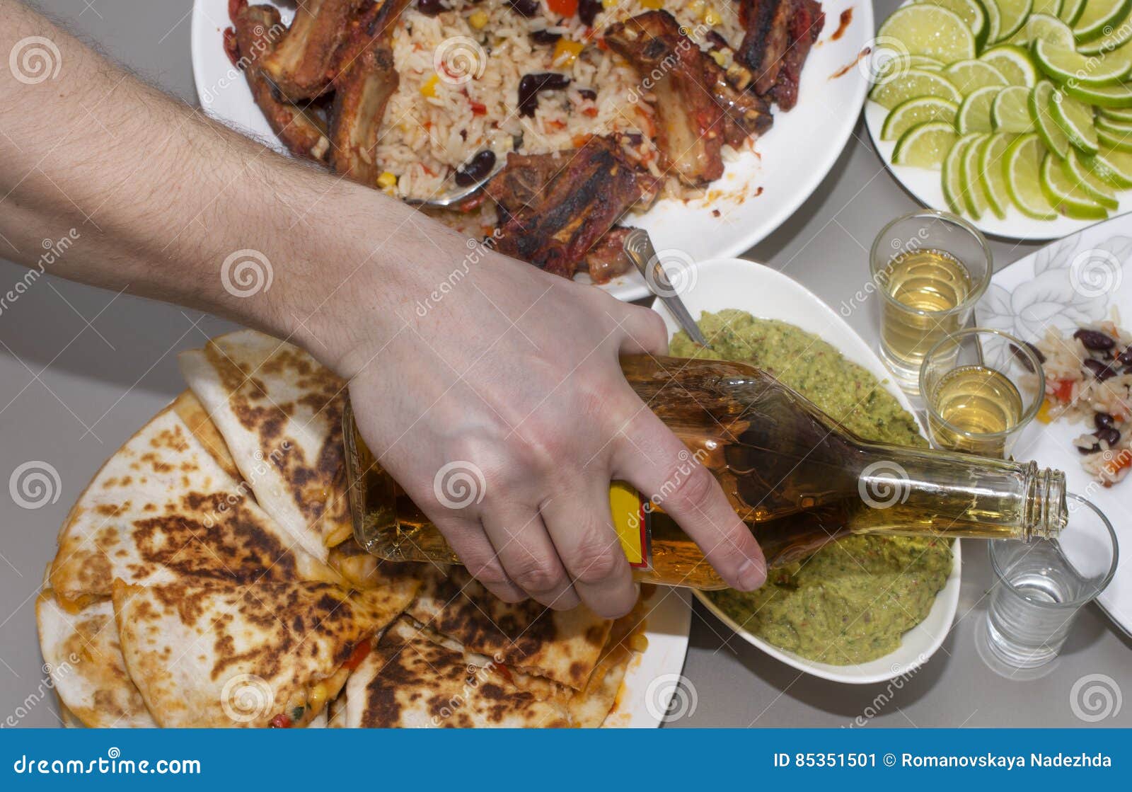 Partito Messicano Tequila E Piatti Messicani Tradizionali Immagine ...