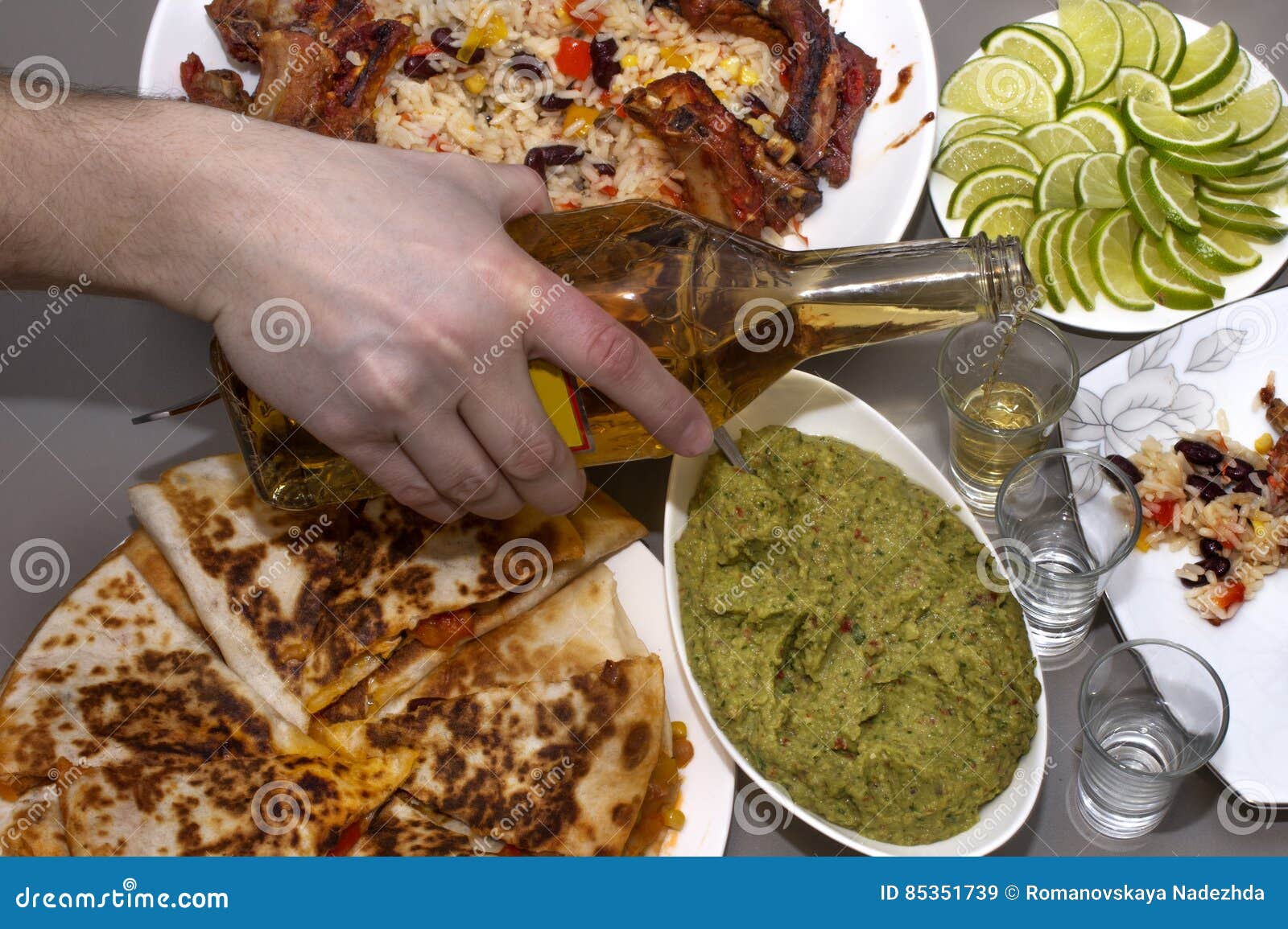 Partito Messicano Tequila E Piatti Messicani Tradizionali Immagine ...