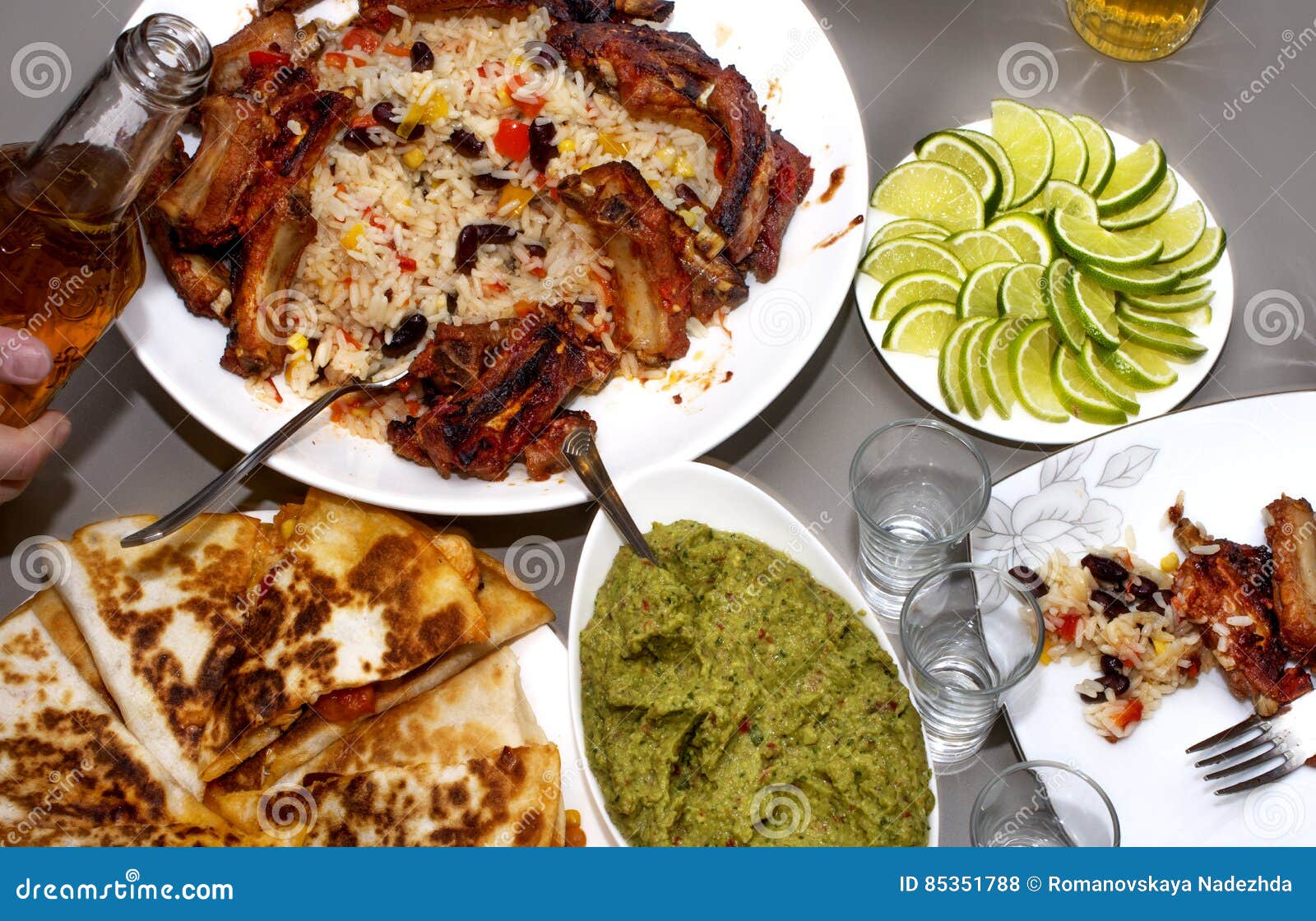 Partito Messicano Tequila E Piatti Messicani Tradizionali Fotografia ...