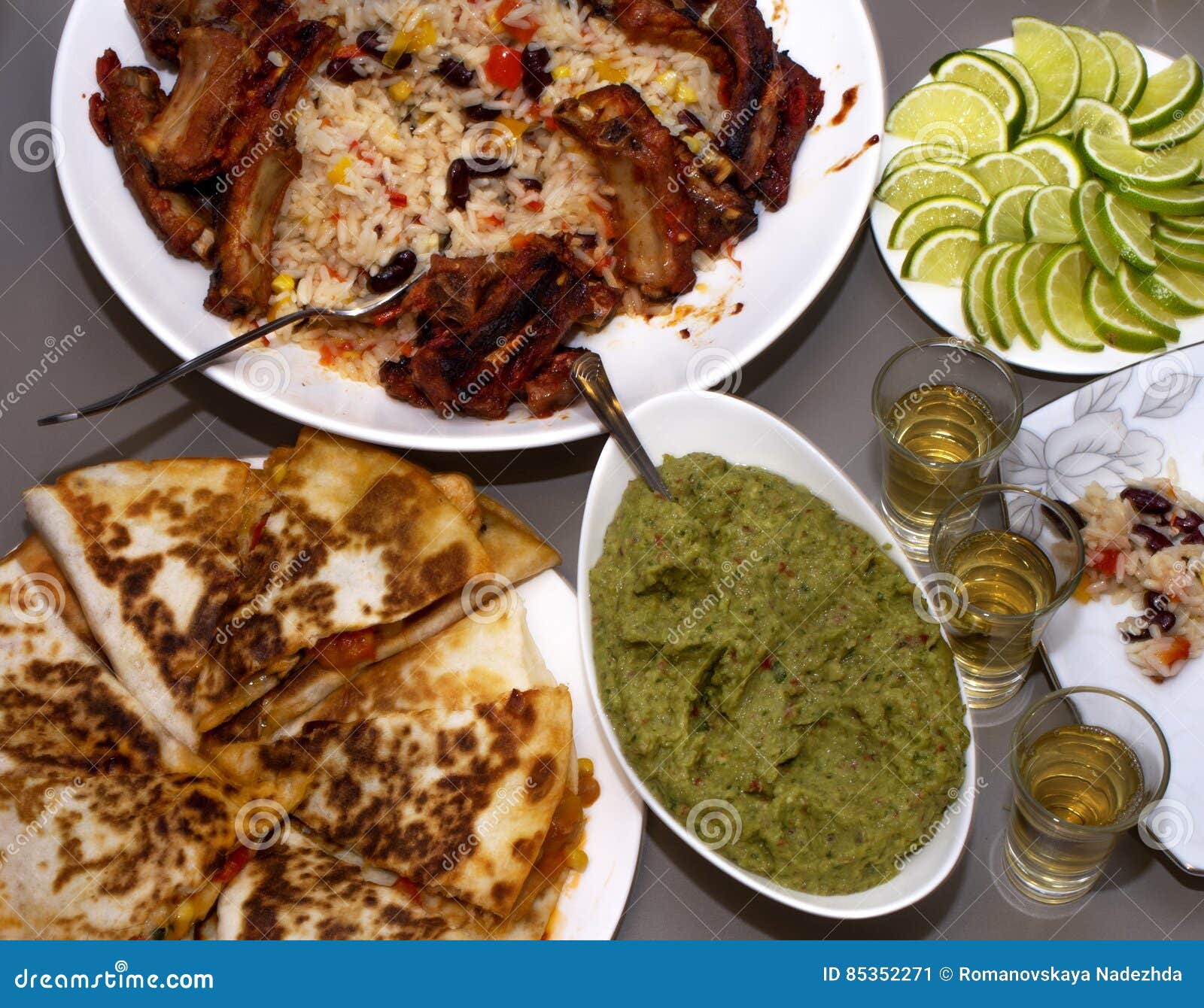 Partito Messicano Tequila E Piatti Messicani Tradizionali Immagine ...