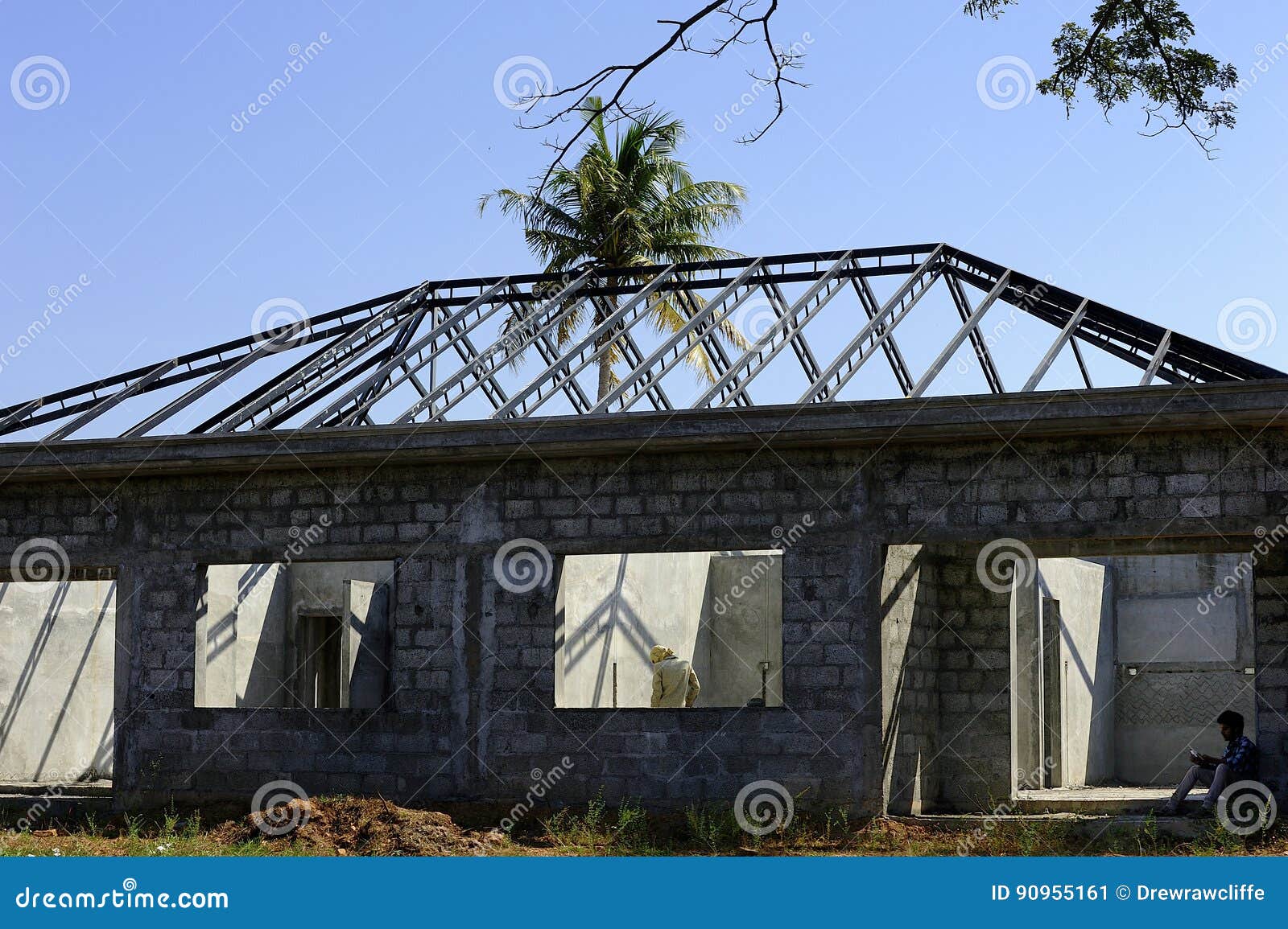 Partly built house editorial photo. Image of tree, steel - 90955161