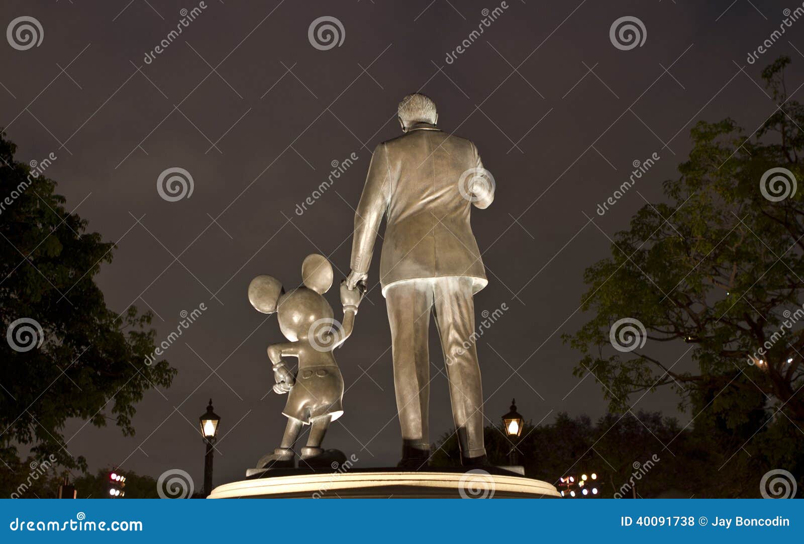 Partners editorial stock photo. Image of mickey, disneyland - 40091738