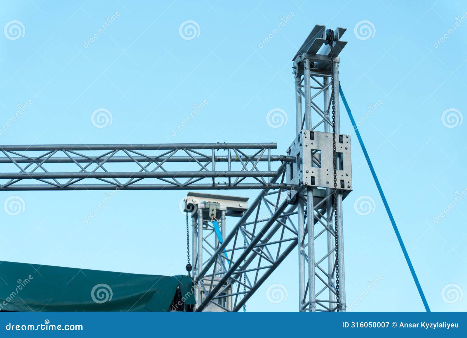 Parts of the Stage Structure from a Modular System of Metal Scaffolding ...