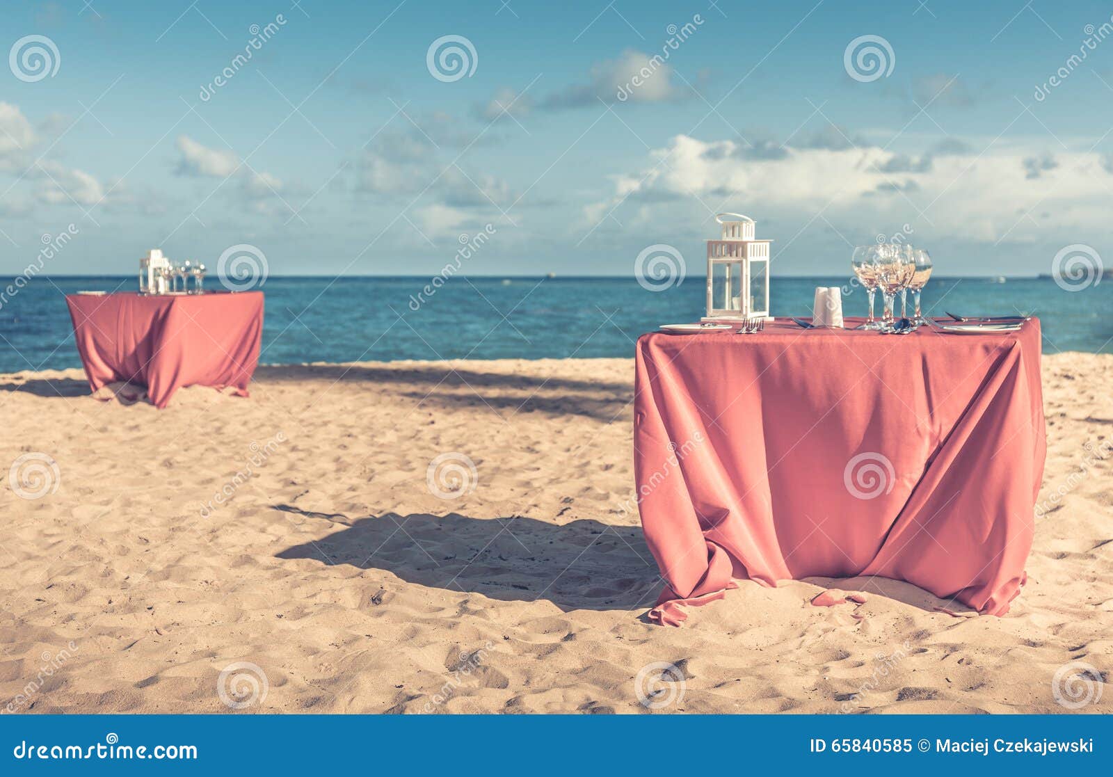 Party table at the beach stock image. Image of meal, empty - 65840585
