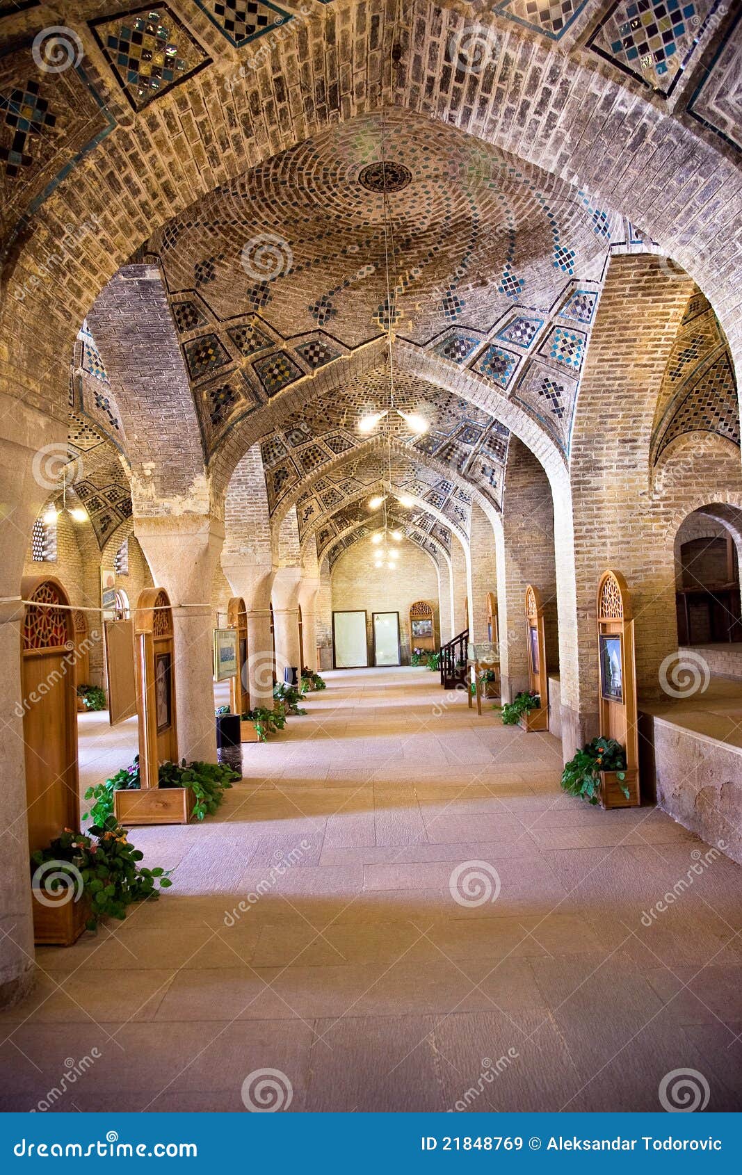 Pasage with Pillars of Prayer Hall Stock Image - Image of shia, spirale ...