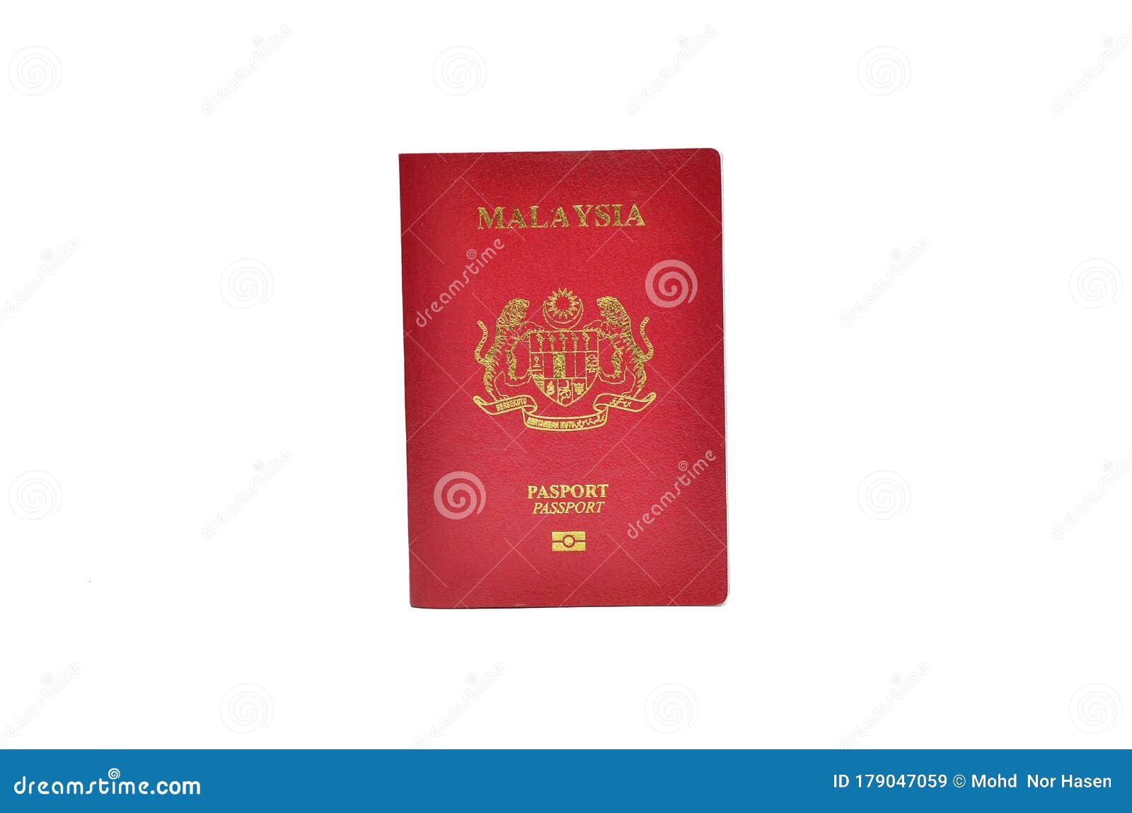 Pasaporte Rojo Malasio Aislado En Un Contexto Blanco. Imagen de archivo ...