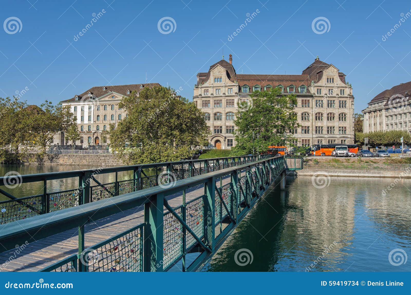 Pasarela De Muhlesteg En Zurich Imagen de archivo editorial - Imagen de ...