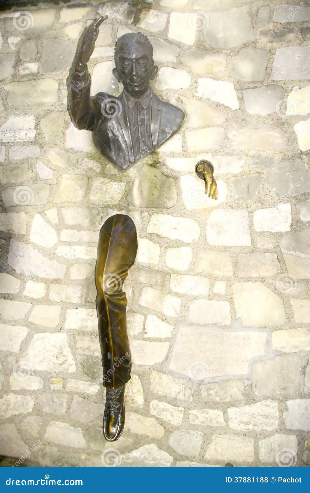 Pase la pared foto de archivo editorial. Imagen de novela - 37881188