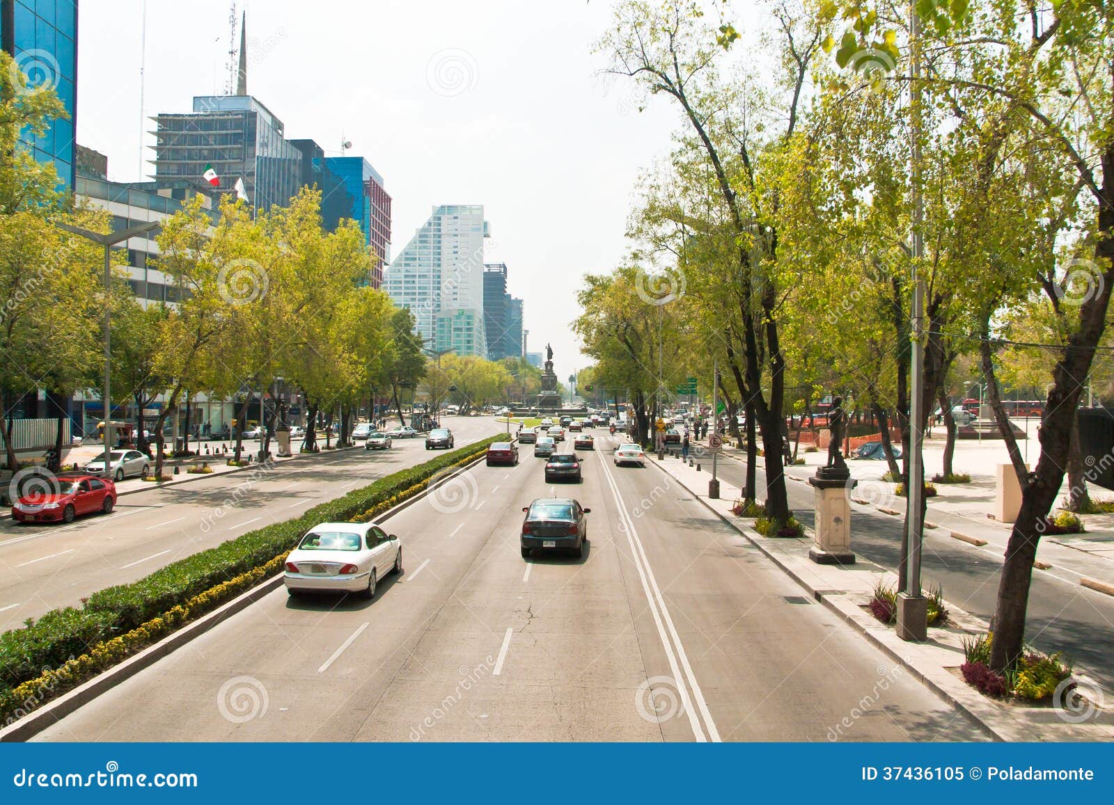 Paseo De La Reforma, Mexico Image éditorial - Image du structure ...
