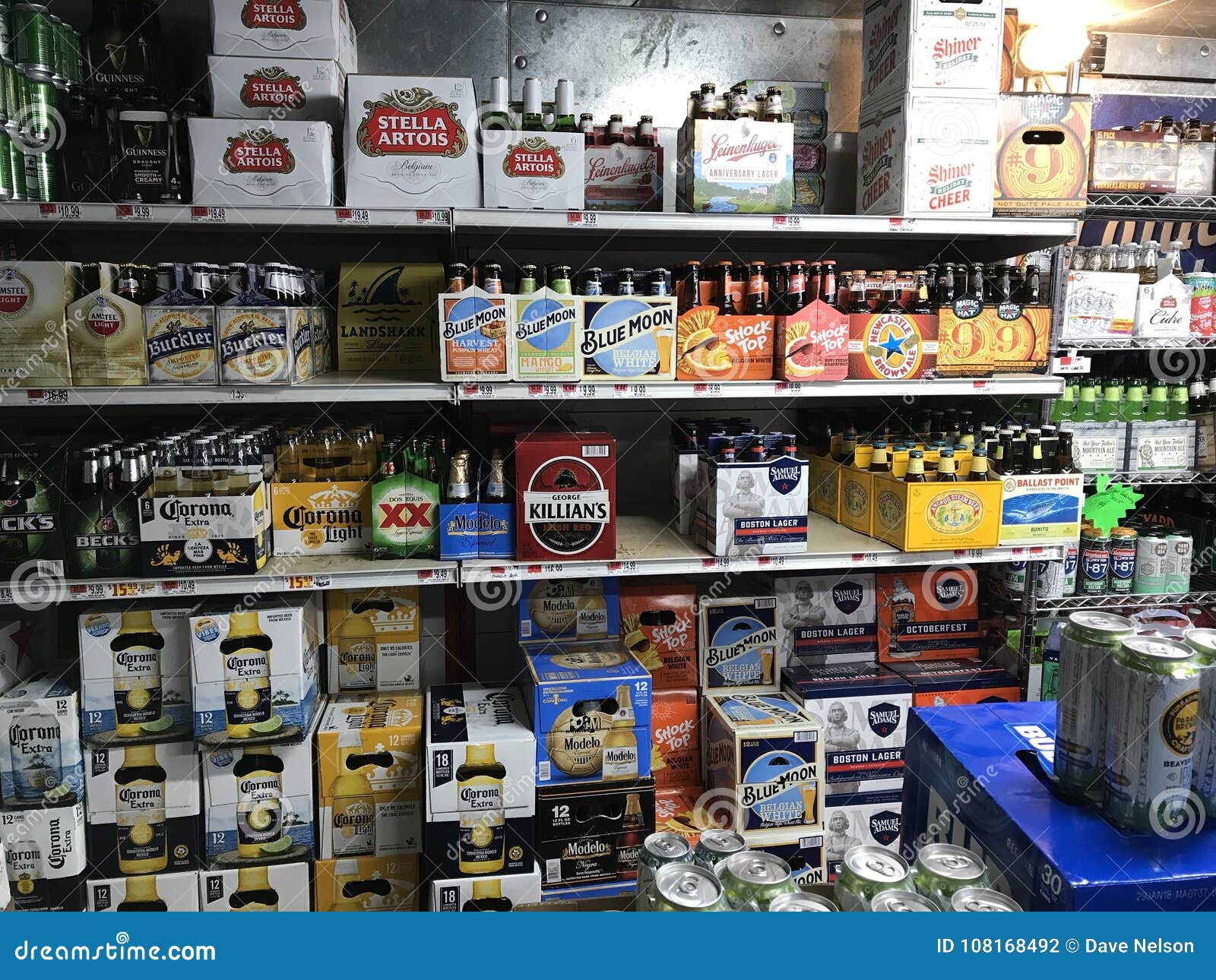 Paseo En Cueva De La Cerveza Fotografía editorial - Imagen de sabroso ...