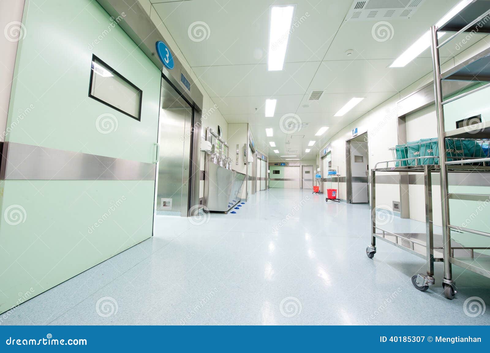 Pasillo del hospital fotografía editorial. Imagen de libertad - 40185307