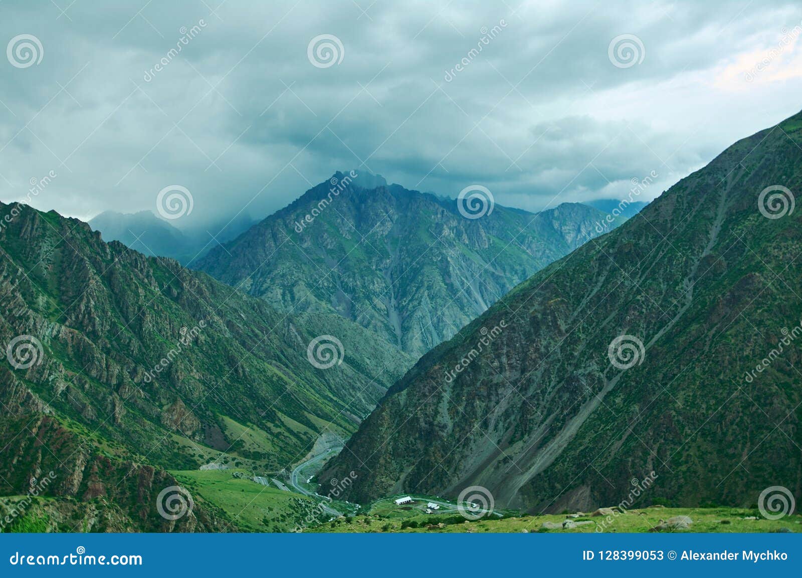 Paso de Too-Ashuu imagen de archivo. Imagen de recorrido - 128399053