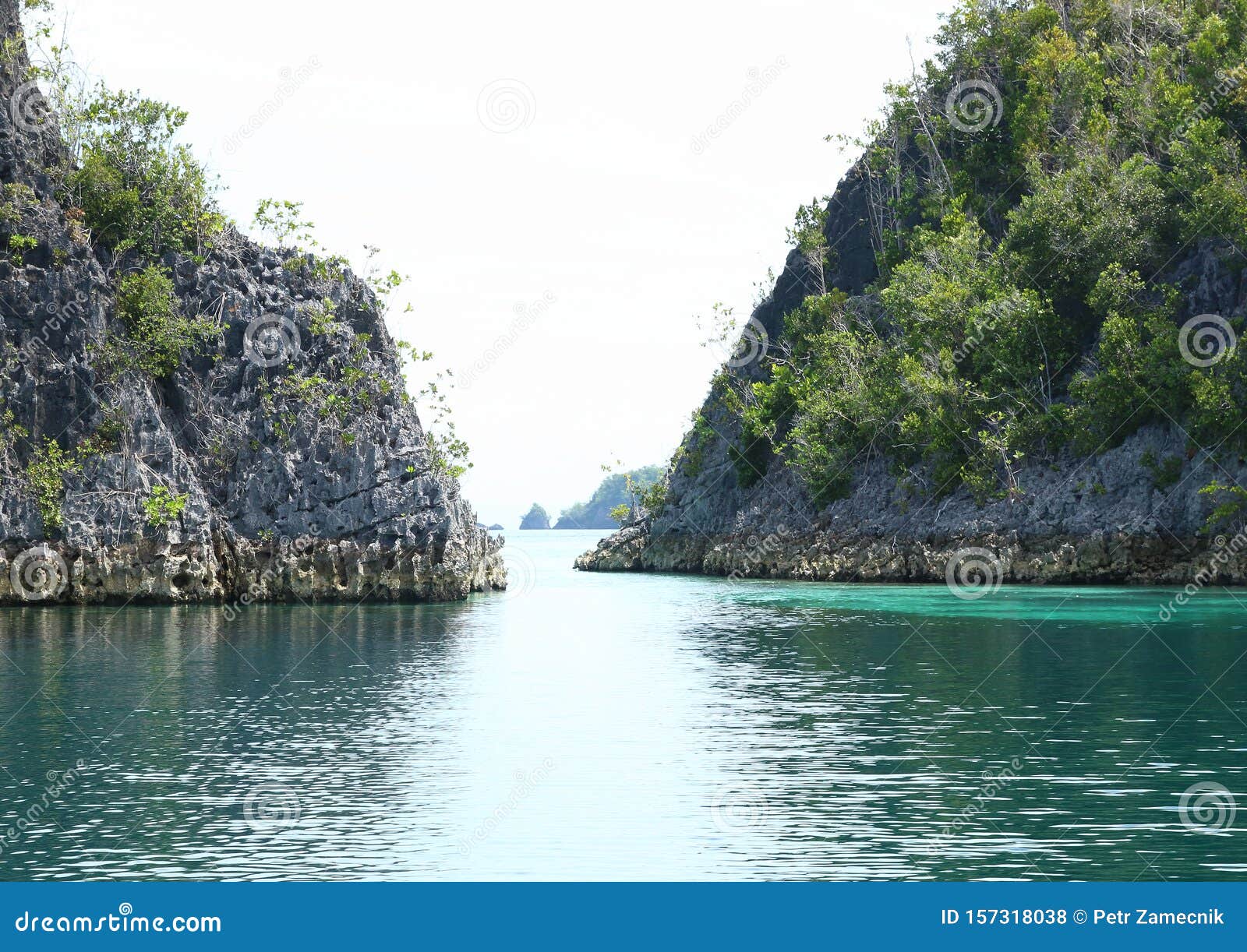 Paso Entre Islas De Piaynemo Foto de archivo - Imagen de océano ...