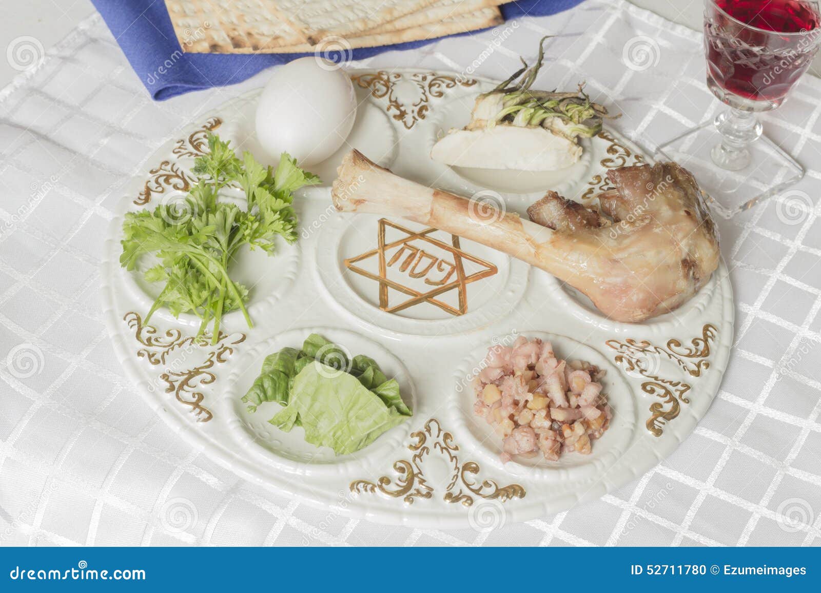 Passahfest Seder Platte stockfoto. Bild von abendessen - 52711780