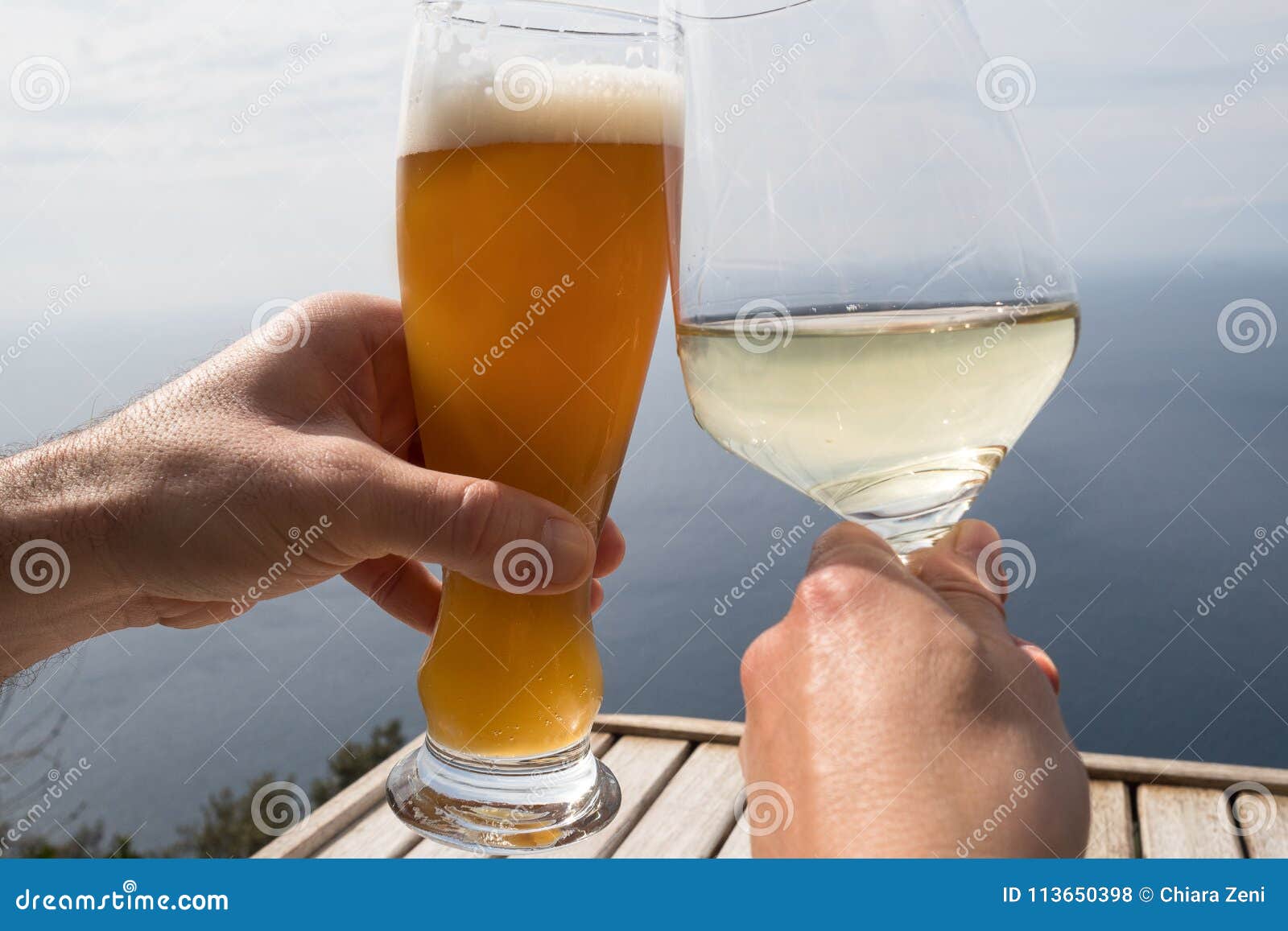 Passeio Genebra Da Bebida E Do Alimento Foto de Stock - Imagem de ...