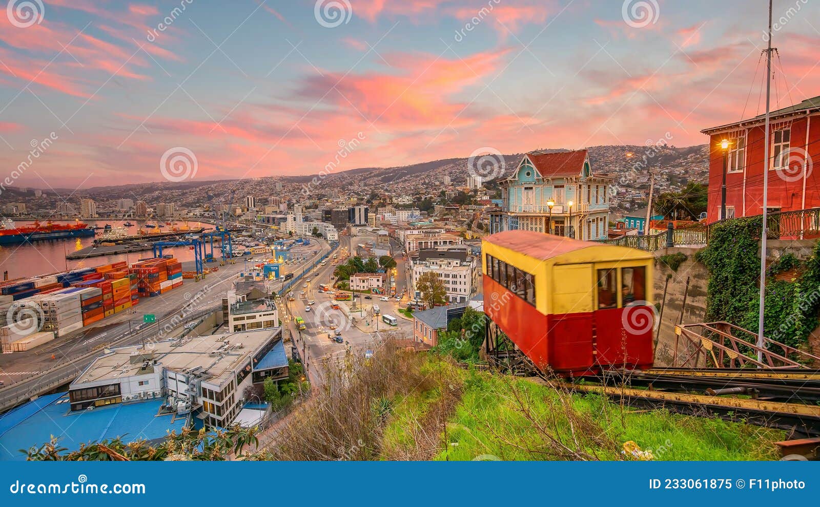 Passenger Carriage of Funicular Railway in Valparaiso, Chile Editorial ...