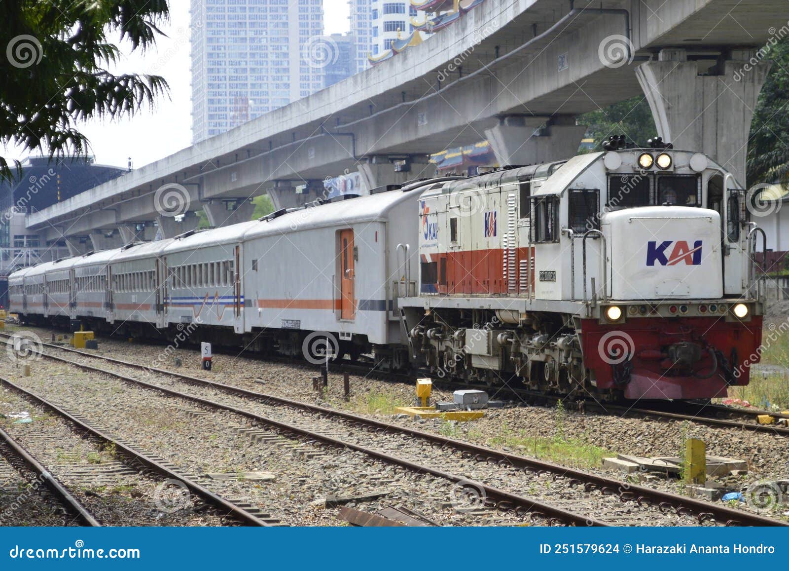 Kereta Api Express Ke Utara Kereta Api Express Ke Utara