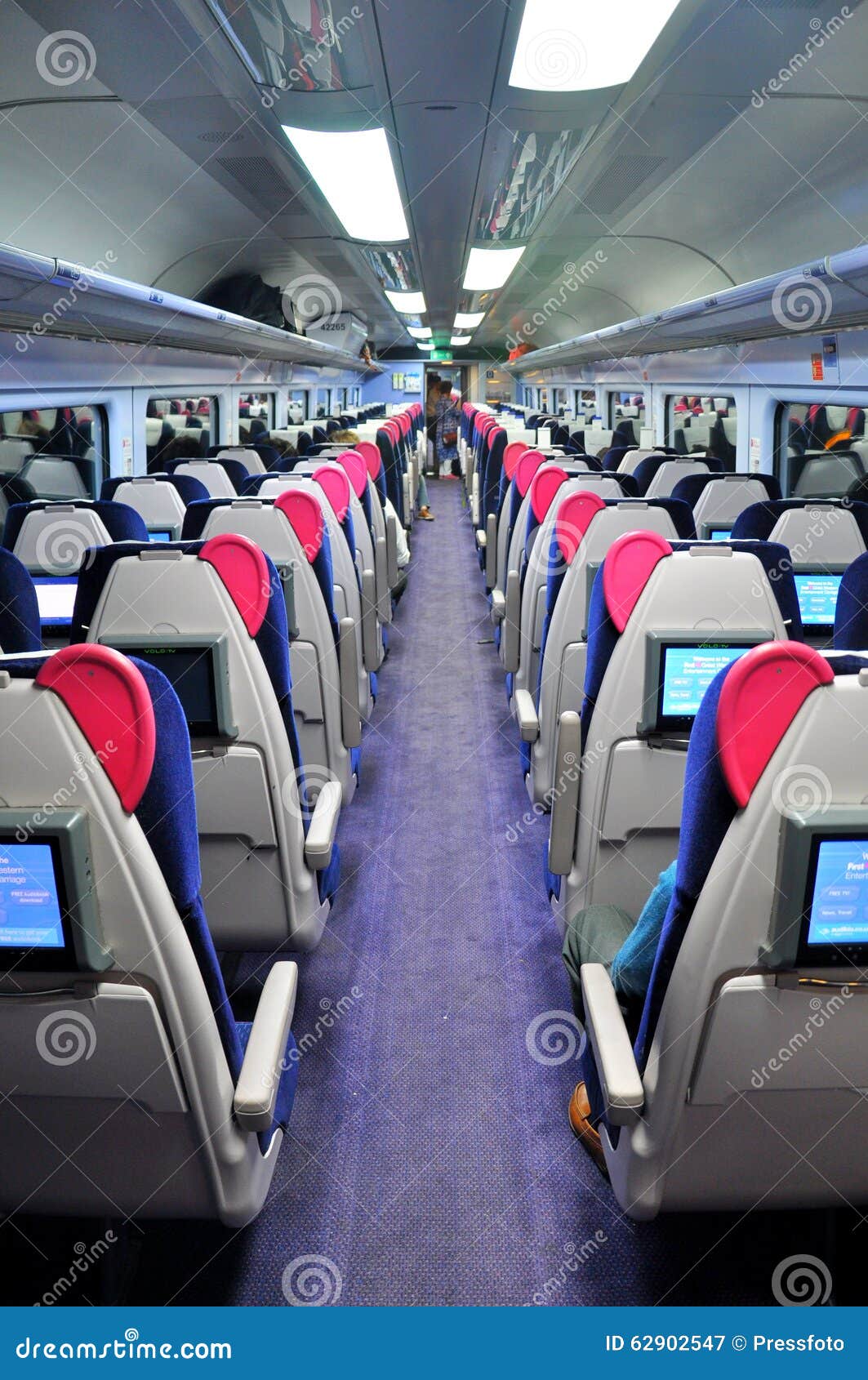 Passenger train editorial photography. Image of links - 62902547