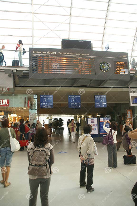 Passengers Await the Arrival of the Train Editorial Image - Image of ...