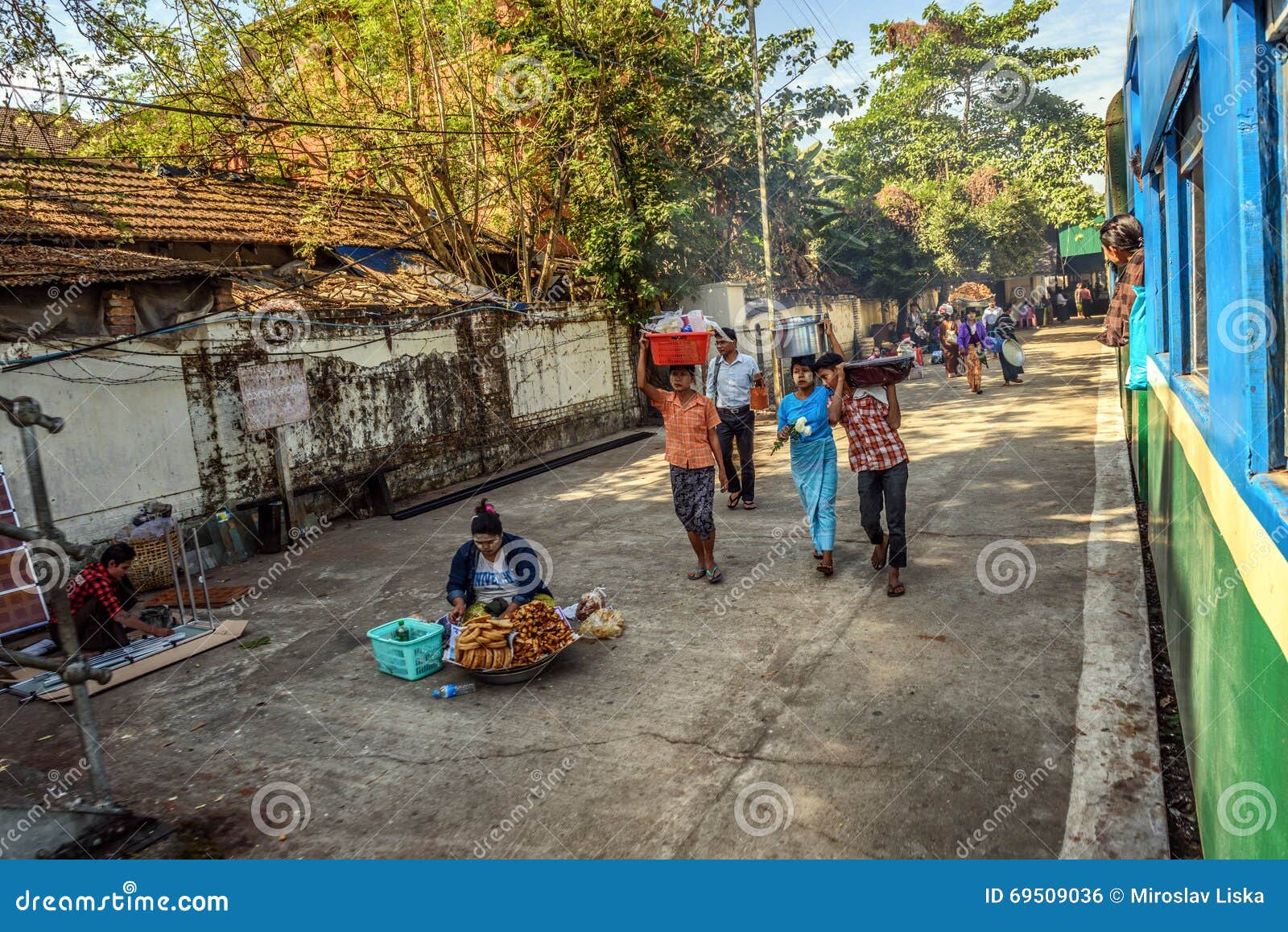 Passengers Getting Off the Local Circle Train in Yangon Editorial Photo ...