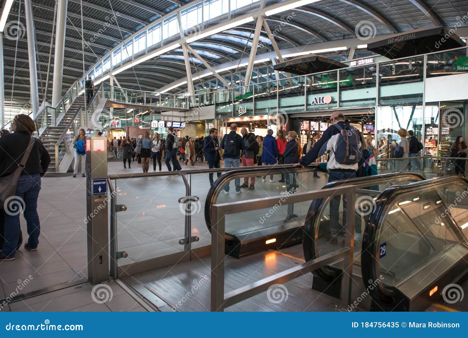 Passengers Inside Large Modern Railway Terminal Concourse Editorial ...