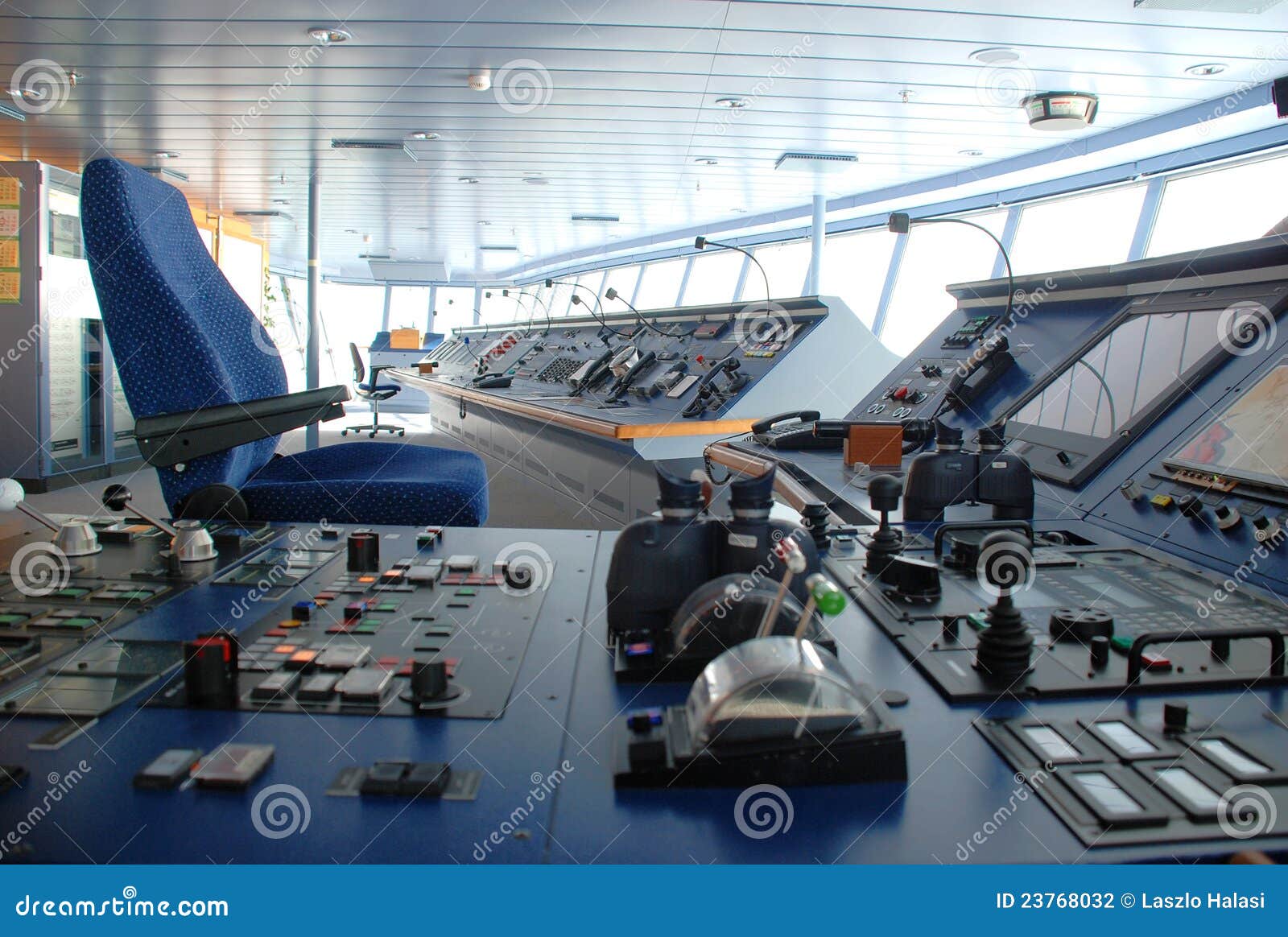 Passerelle De Bateau De Croisière à L'intérieur Photographie stock ...