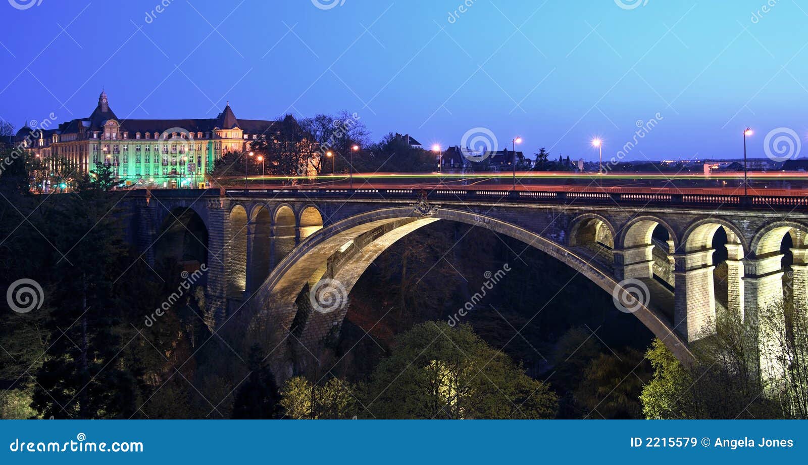 Passerelle Luxembourg De Pont Adolphe Image stock - Image du touriste ...