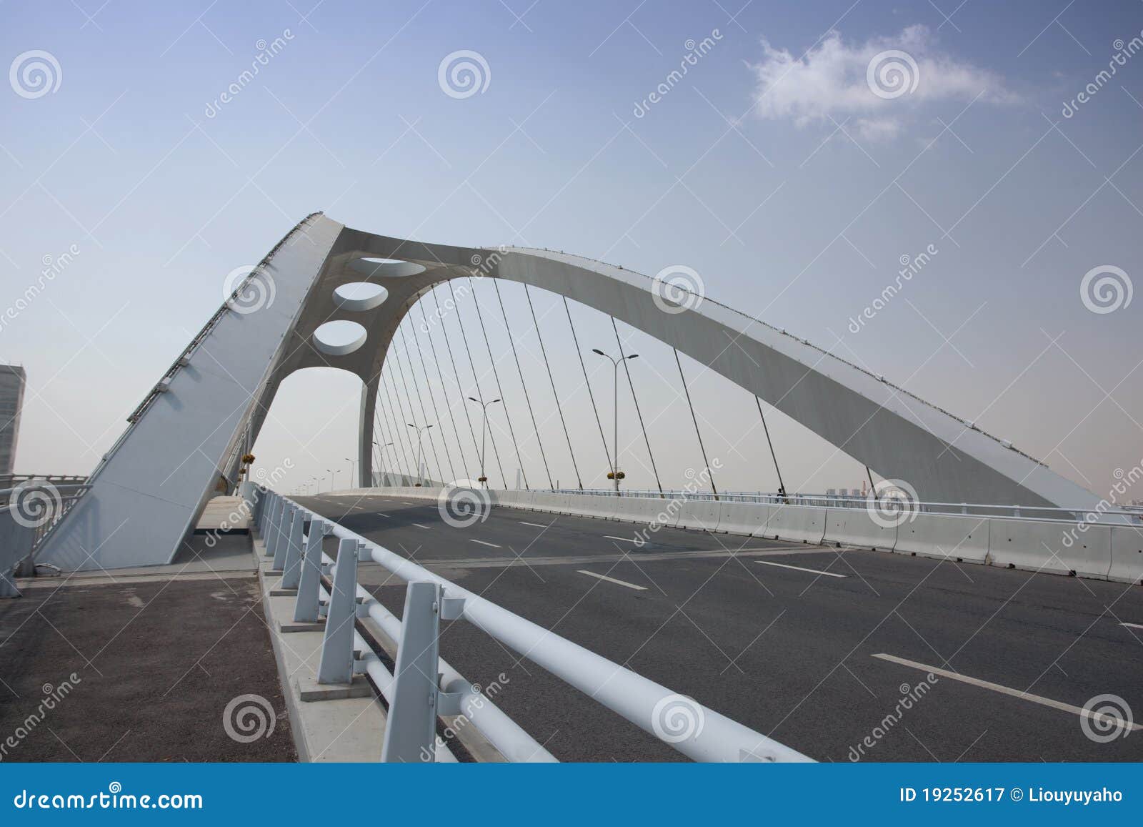 Passerelle moderne image stock. Image du structure, changhaï - 19252617