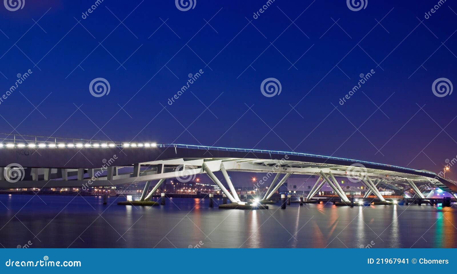 Passerelle Moderne, Amsterdam Image stock - Image du lumières, moderne ...
