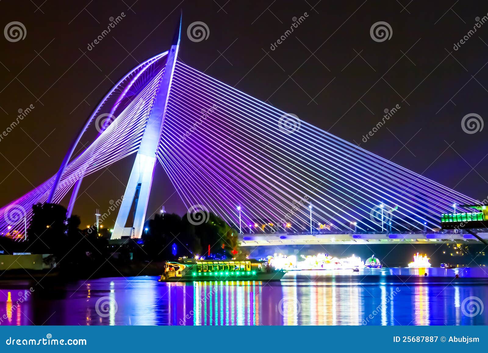 Passerelle Moderne Lumineuse Image stock - Image du maison, bleu: 25687887