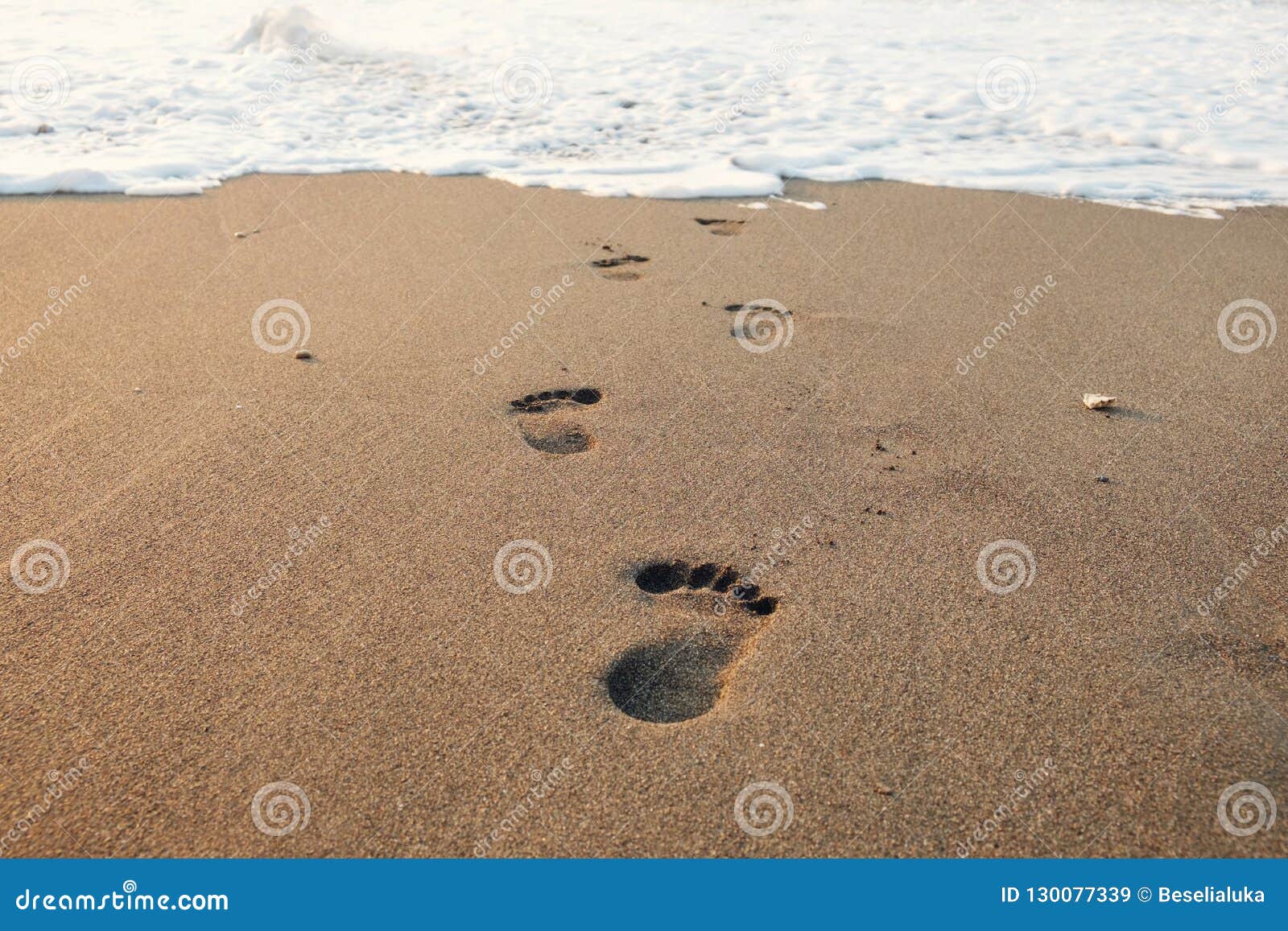 Passos imagem de stock. Imagem de textura, praia, passos - 130077339