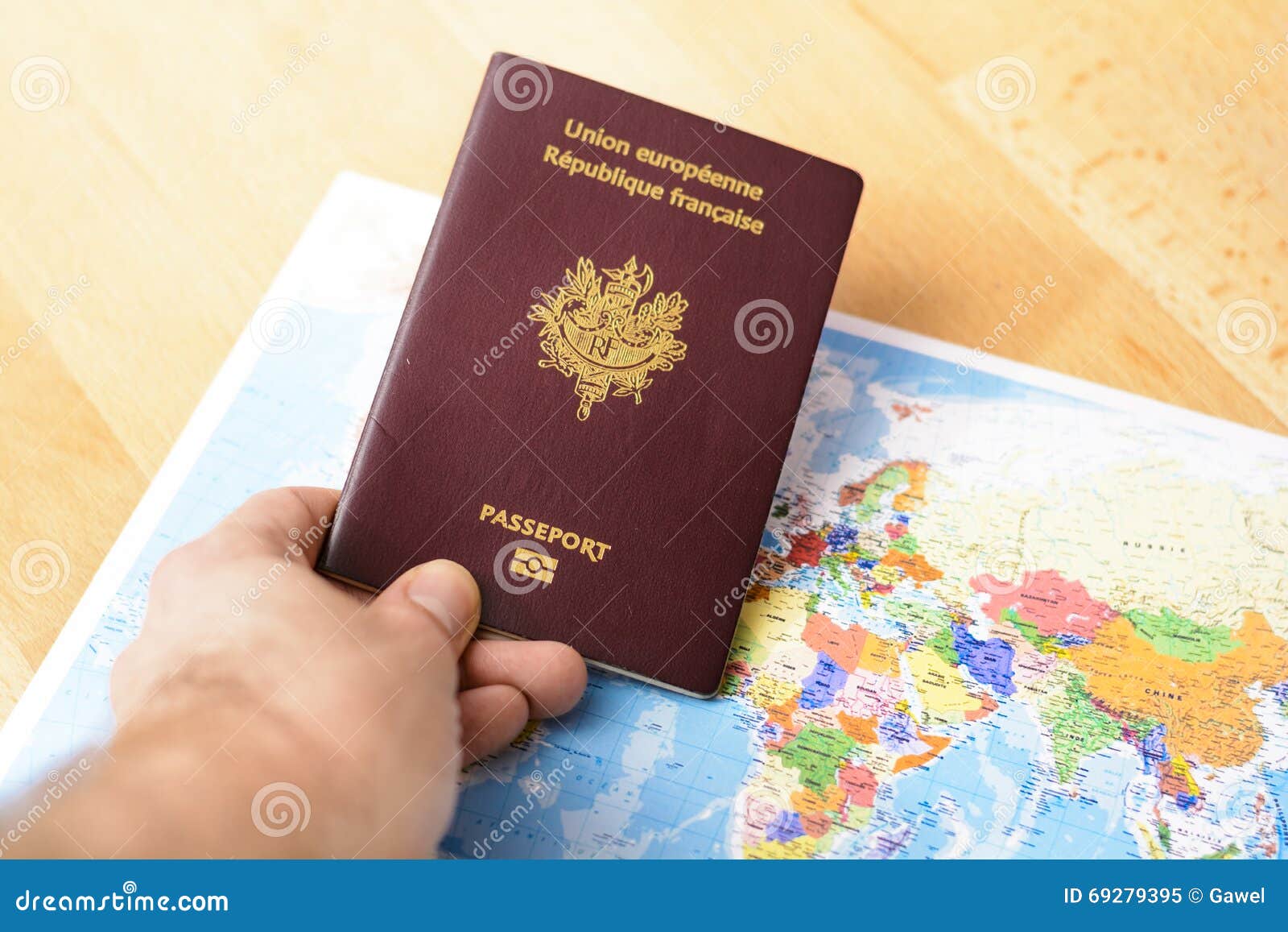 Hand Use Maps On Smartphones To Find The Right Place To Go. Maps Stock ...