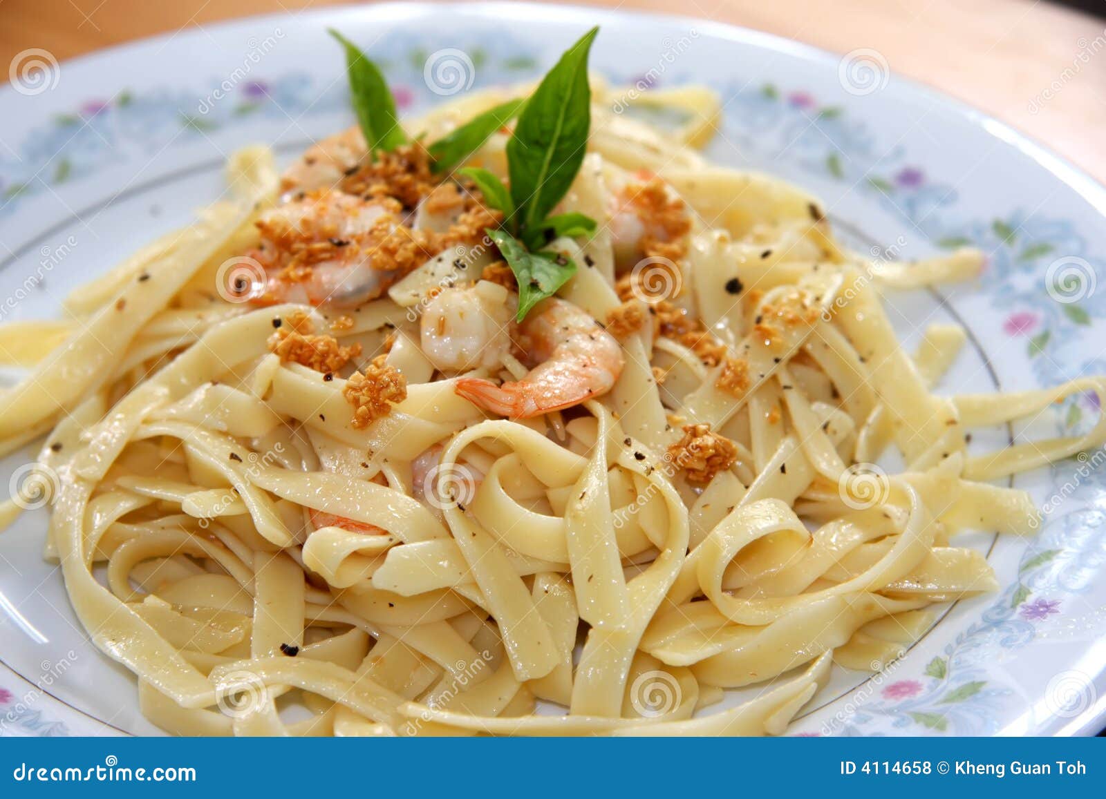 Pasta ala oglio stock photo. Image of linguini, prawns - 4114658