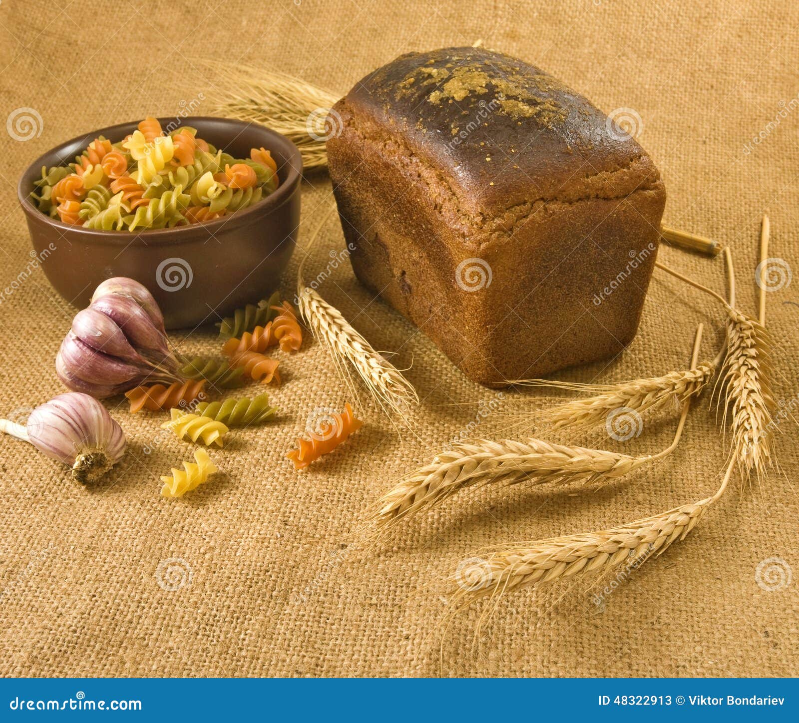 Pasta, Bread, Garlic and Wheat Stock Image - Image of aromatic, plant ...