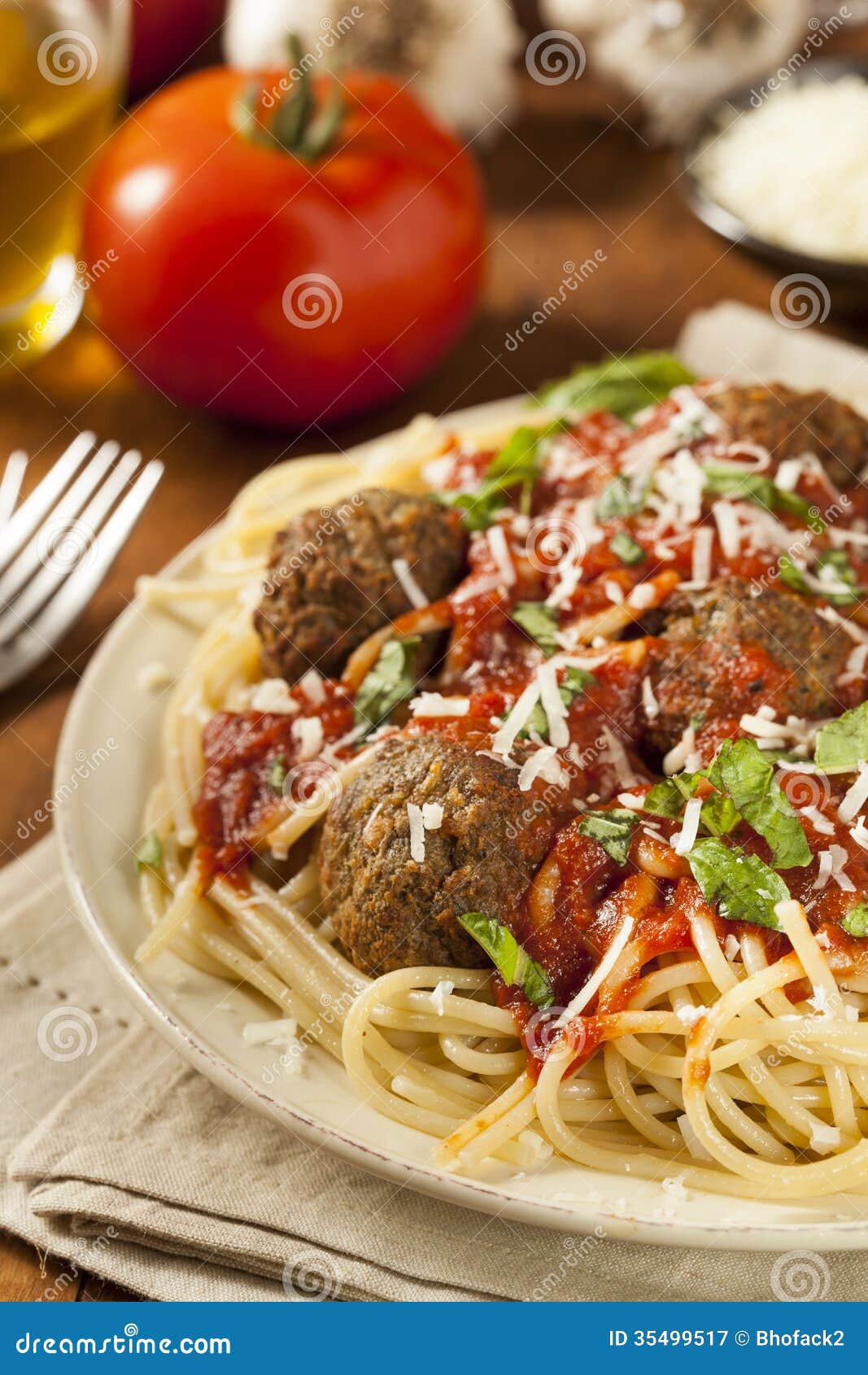 Pasta Casalinga Delle Polpette E Degli Spaghetti Immagine Stock ...