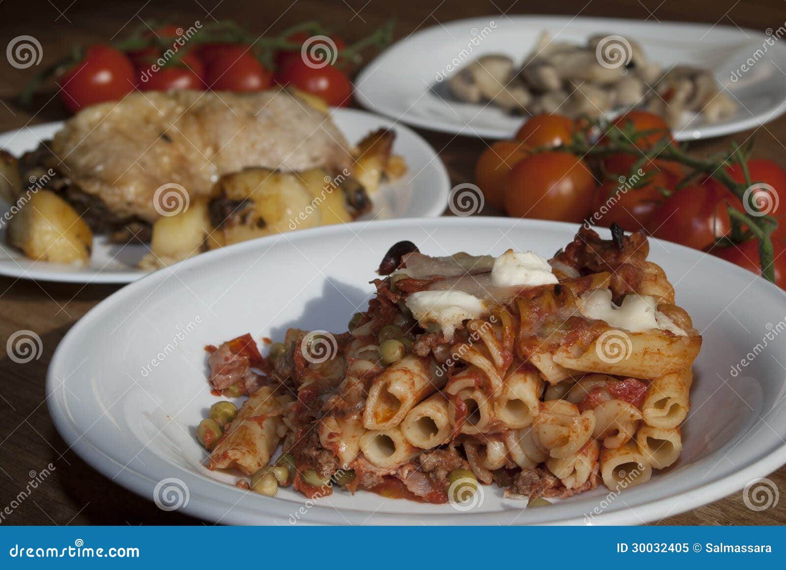 Pasta cotta immagine stock. Immagine di pomodoro, pranzo - 30032405