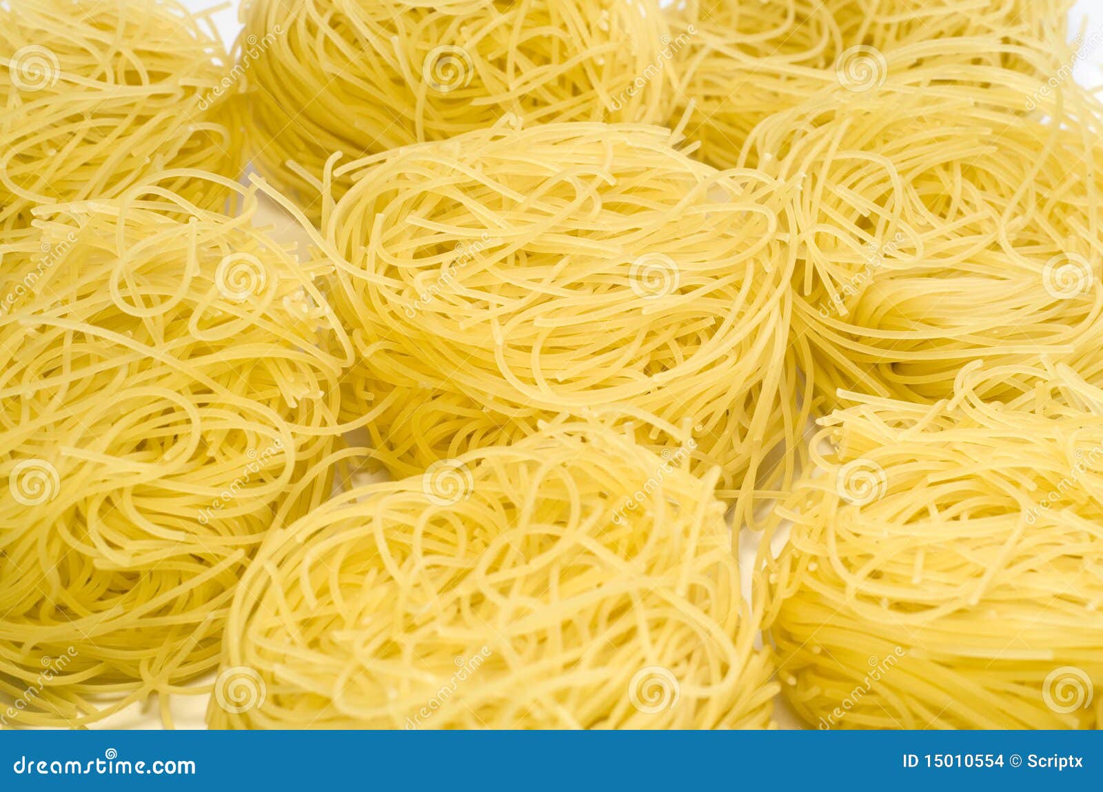 Pasta cruda fotografia stock. Immagine di cucina, coltura - 15010554