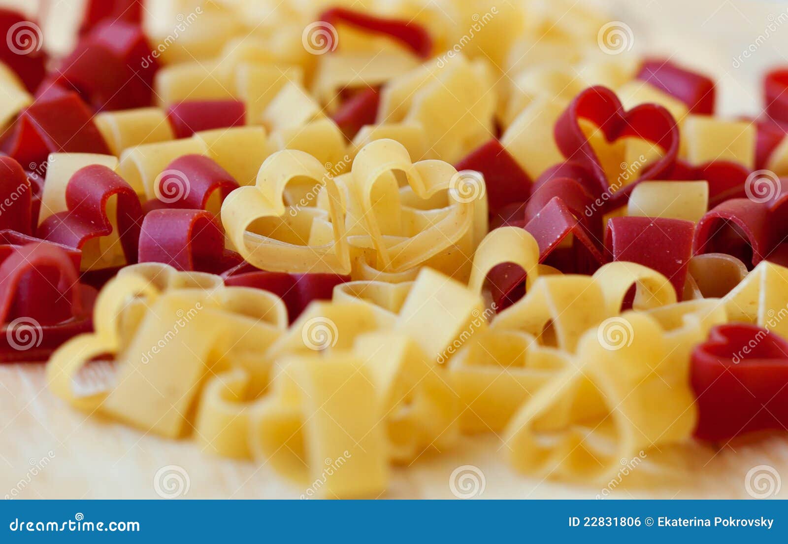 Pasta Heart-shaped fotografia stock. Immagine di alimento - 22831806