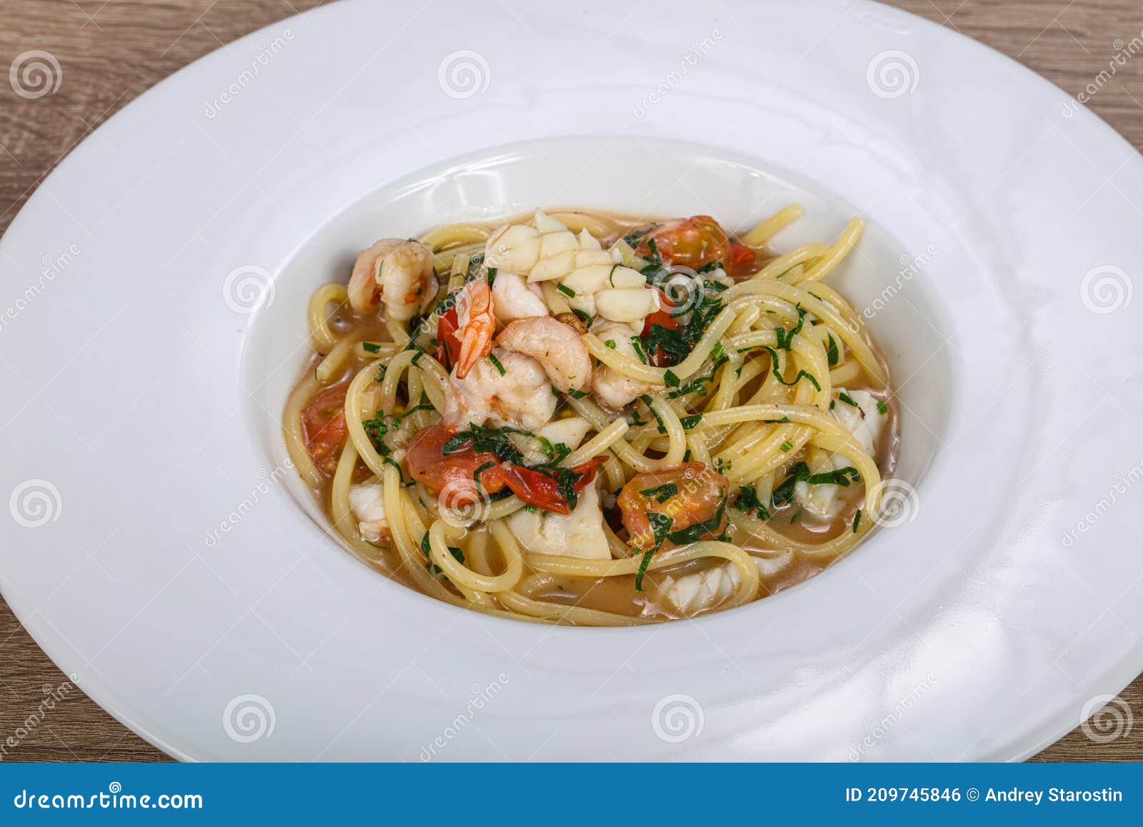 Pasta Spaghetti Italiana Con Marisco Foto de archivo - Imagen de salsa ...