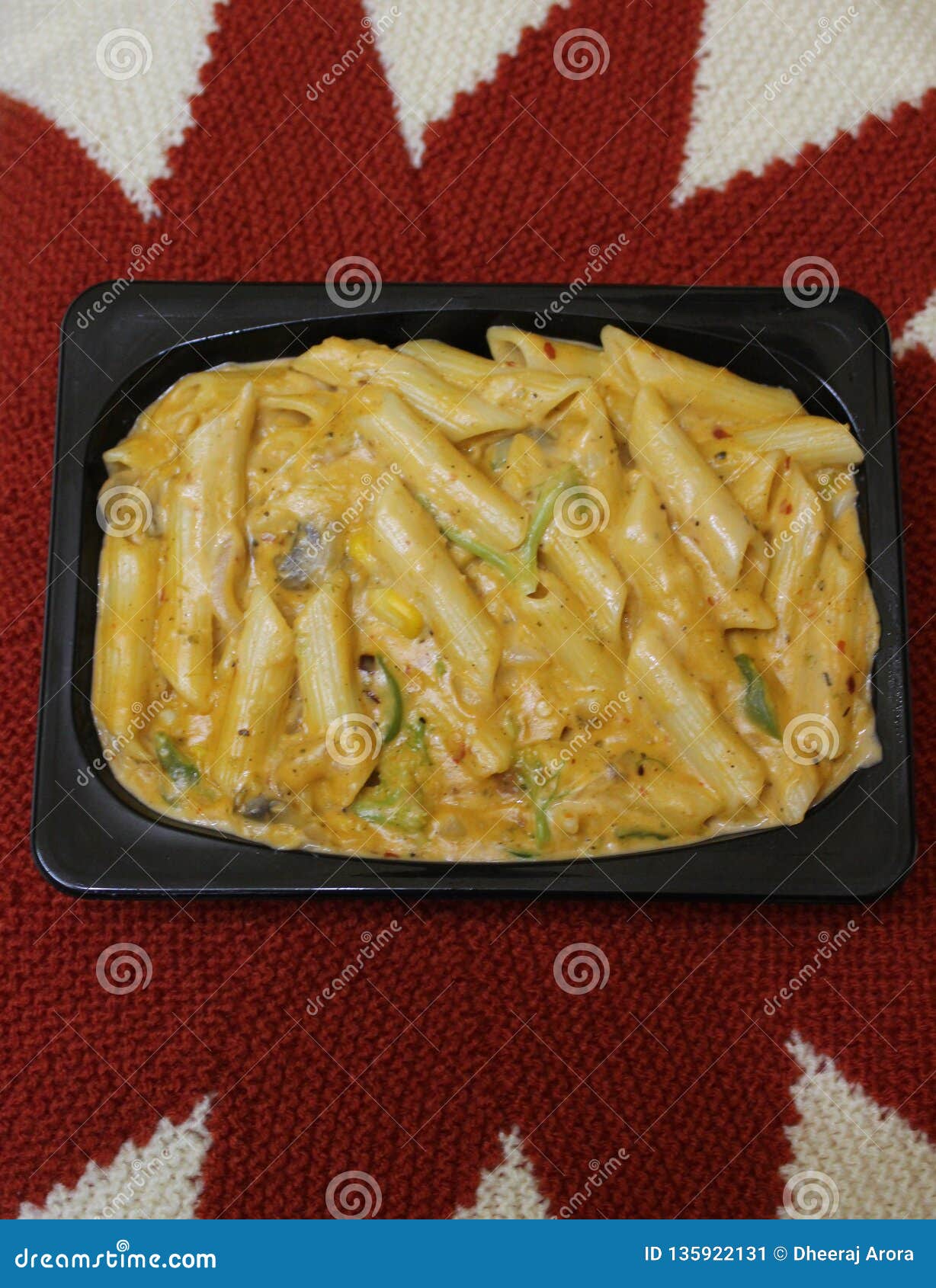 Pasta in takeaway box stock image. Image of snack, vegetable - 135922131