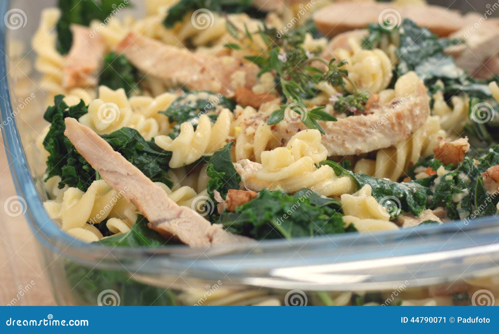 Pastas Con Col Rizada O Berza Imagen de archivo - Imagen de receta ...