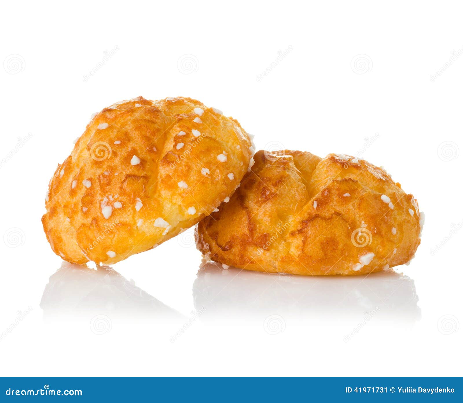 Pasteles De Los Choux Aislados Imagen de archivo - Imagen de torcer ...