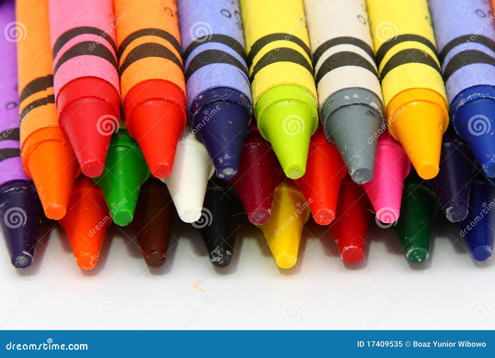 Pastelli di cera colorati immagine stock. Immagine di colorato - 17409535